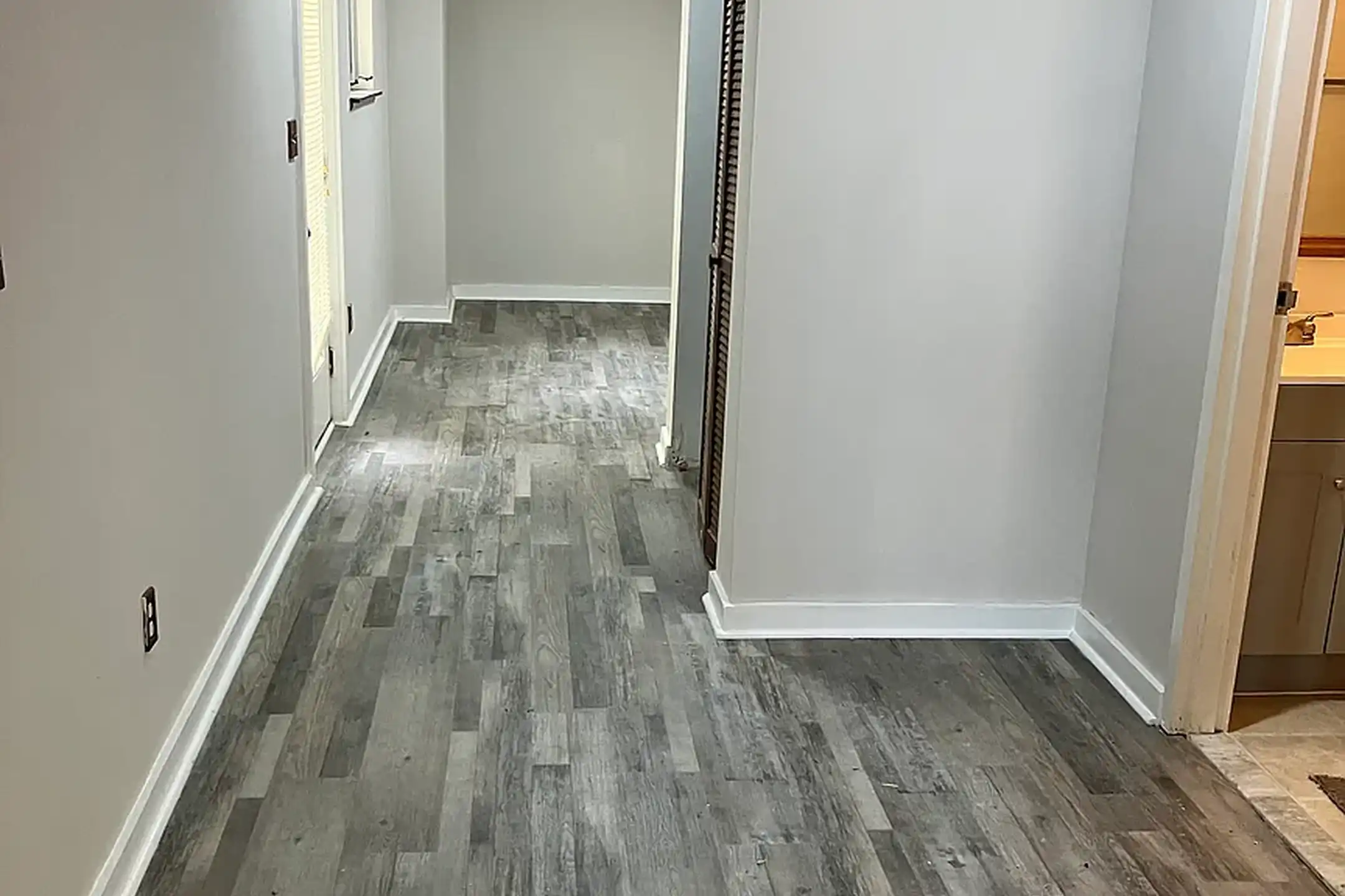 Barney Square Apartments - Schenectady, NY 12305 | ApartmentGuide.com