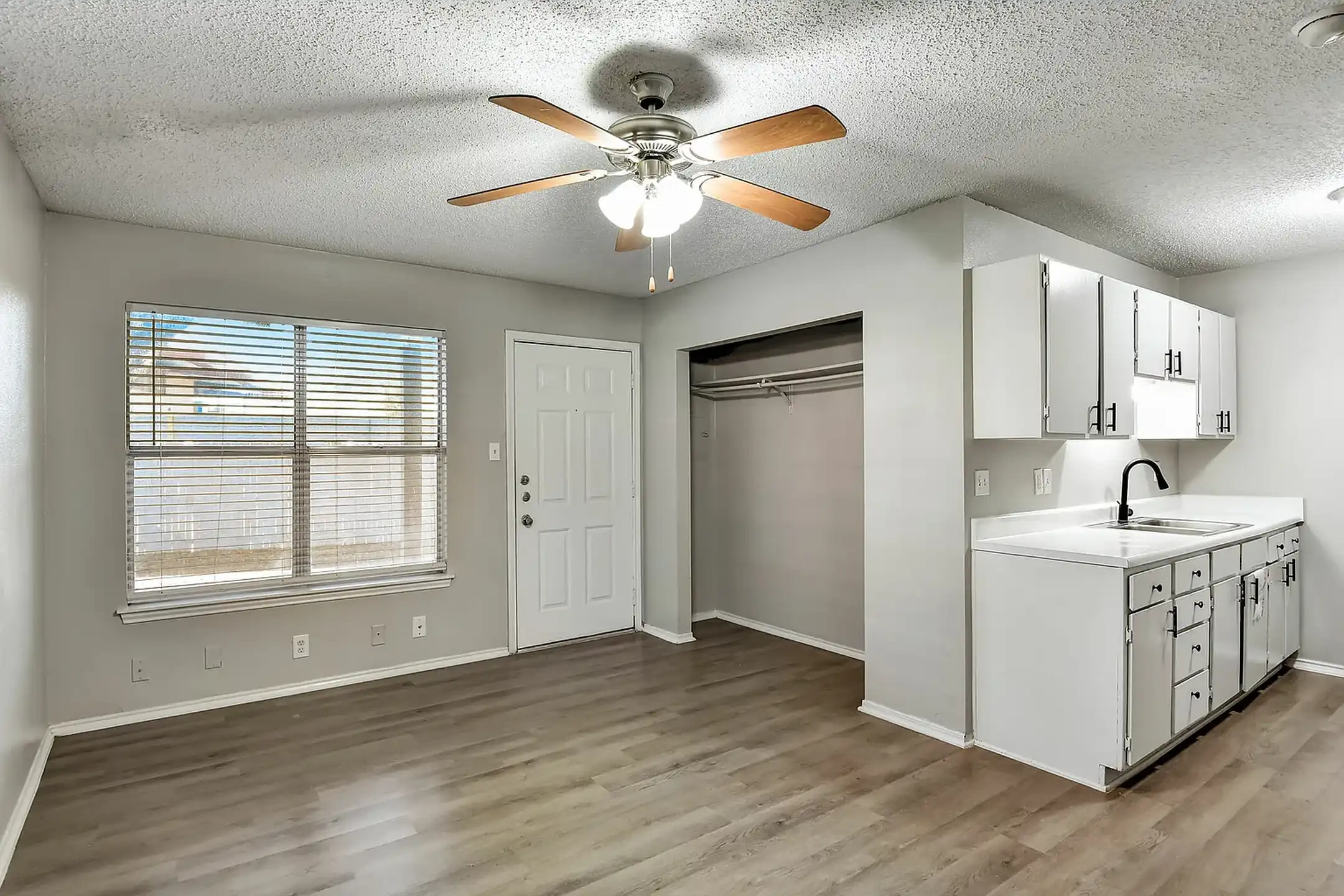 The Lodge at Timberhill - San Antonio, TX 78238 | ApartmentGuide.com