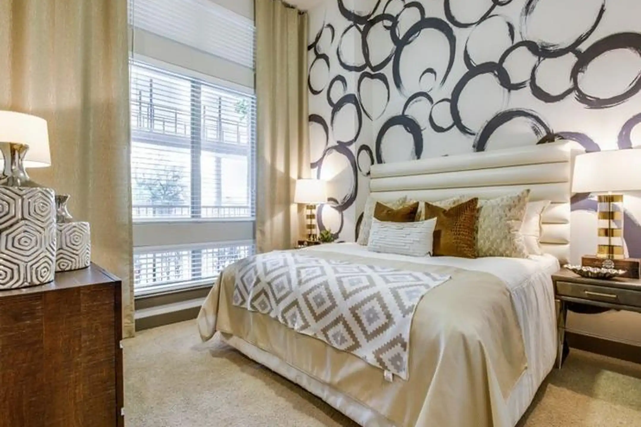 5758 Almeda Rd - Houston, TX 77004 | ApartmentGuide.com