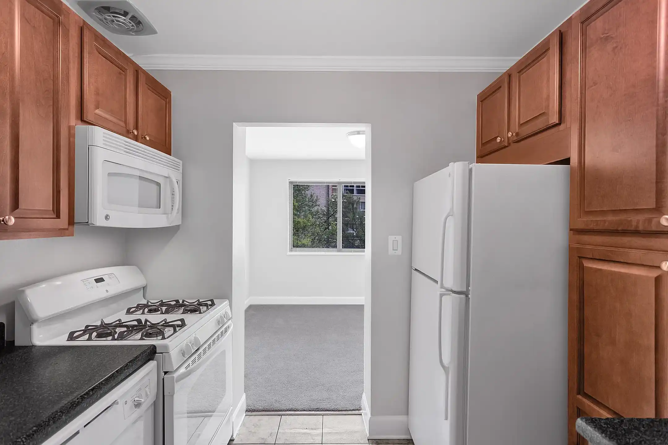 HOC @ Battery Lane - Bethesda, MD 20814 | ApartmentGuide.com