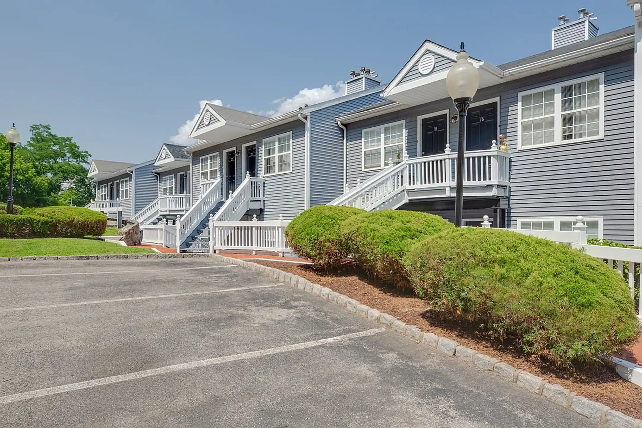 Nob Hill - Elmsford, NY 10523 | ApartmentGuide.com
