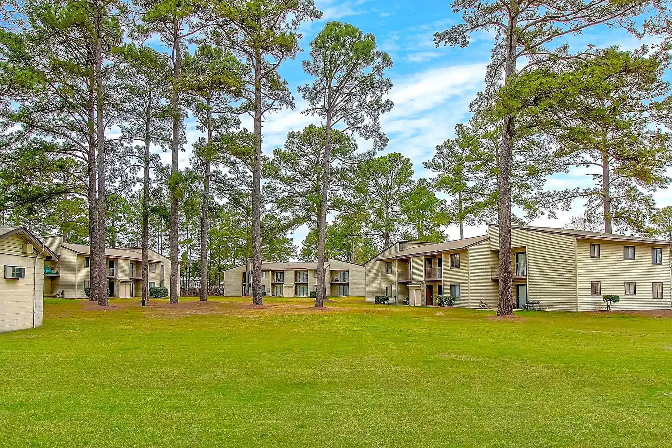 Meadow Pointe Apartments - Fayetteville, NC 28303 | ApartmentGuide.com
