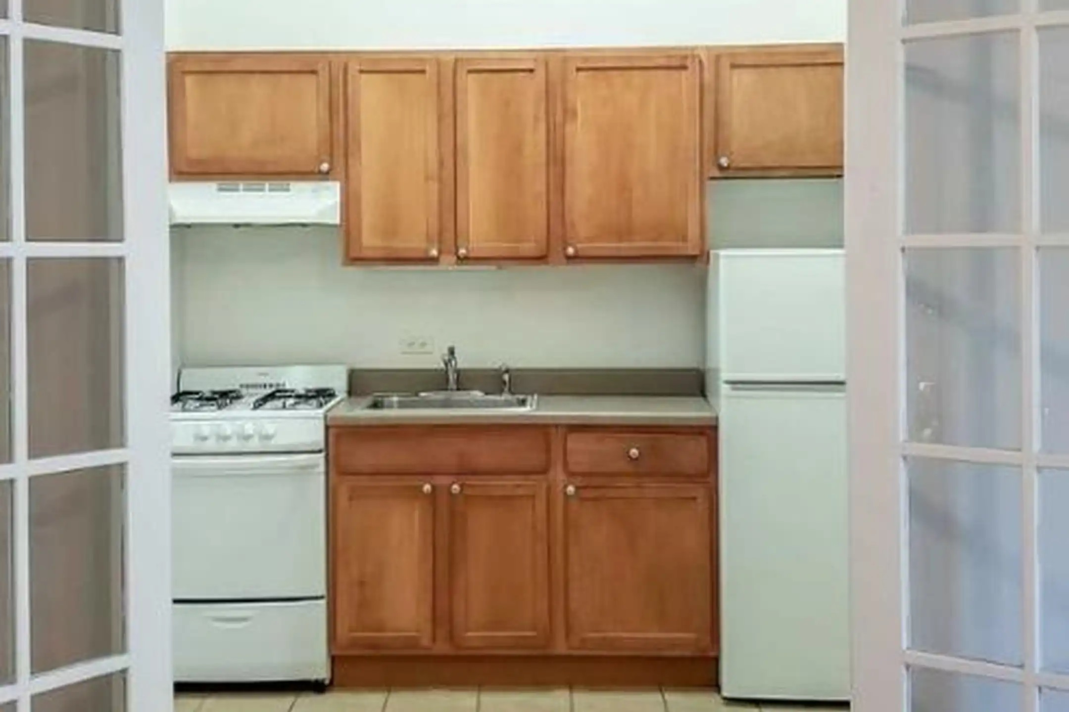 660 N Dearborn St - Chicago, IL 60654 | ApartmentGuide.com