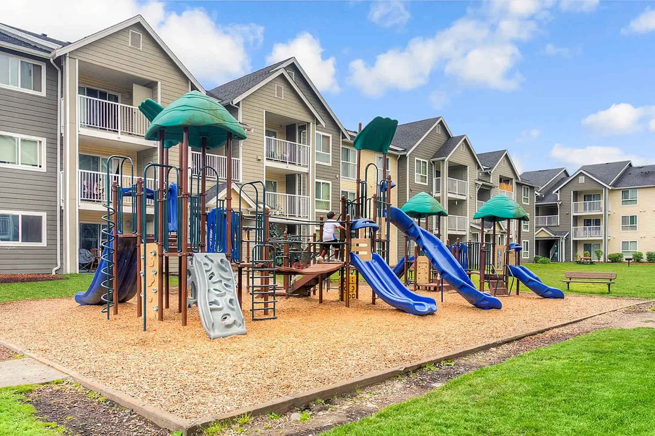 The Seasons at Lea Hill Village - Auburn, WA 98092 | ApartmentGuide.com