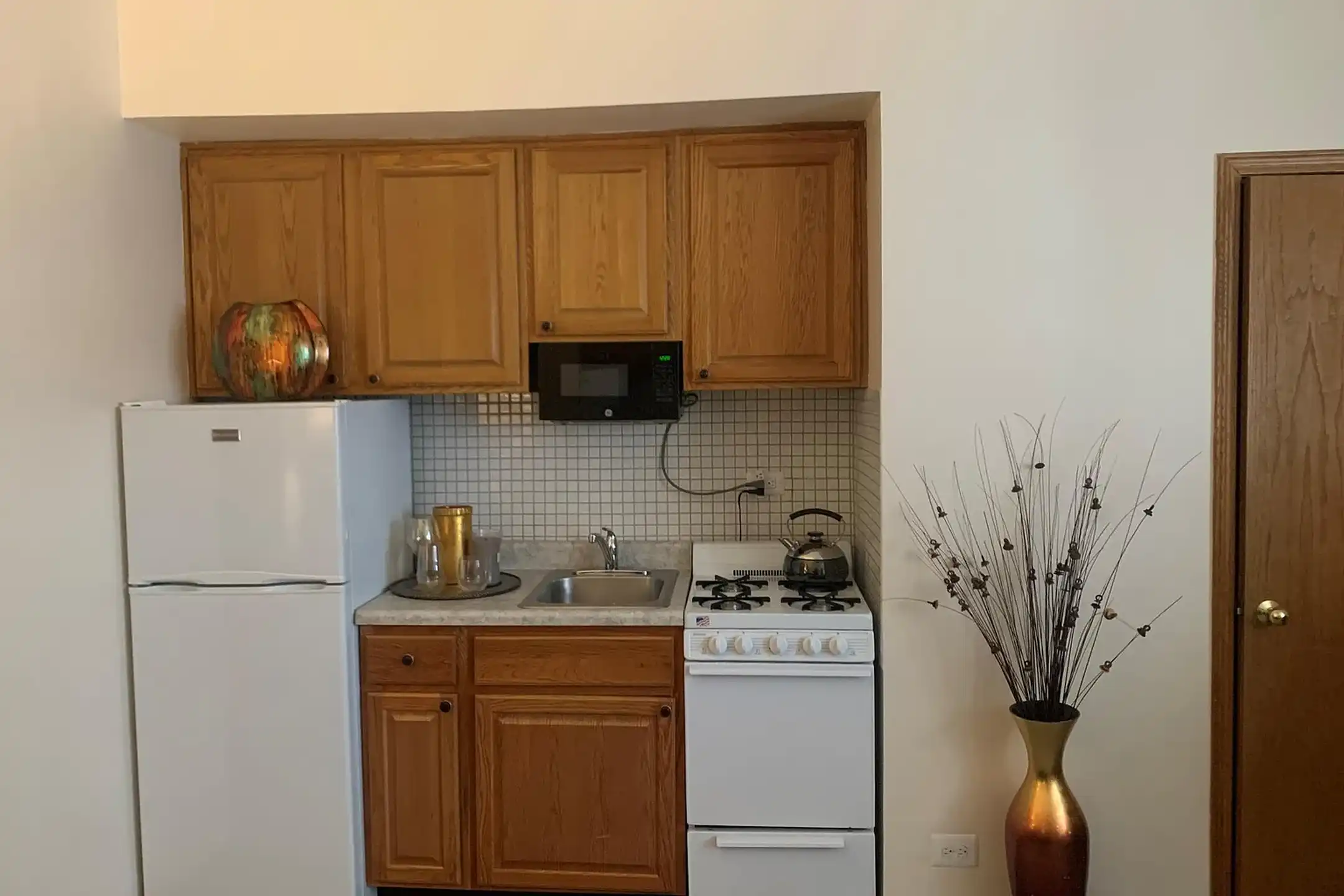 Dearborn Plaza - Chicago, IL 60610 | ApartmentGuide.com