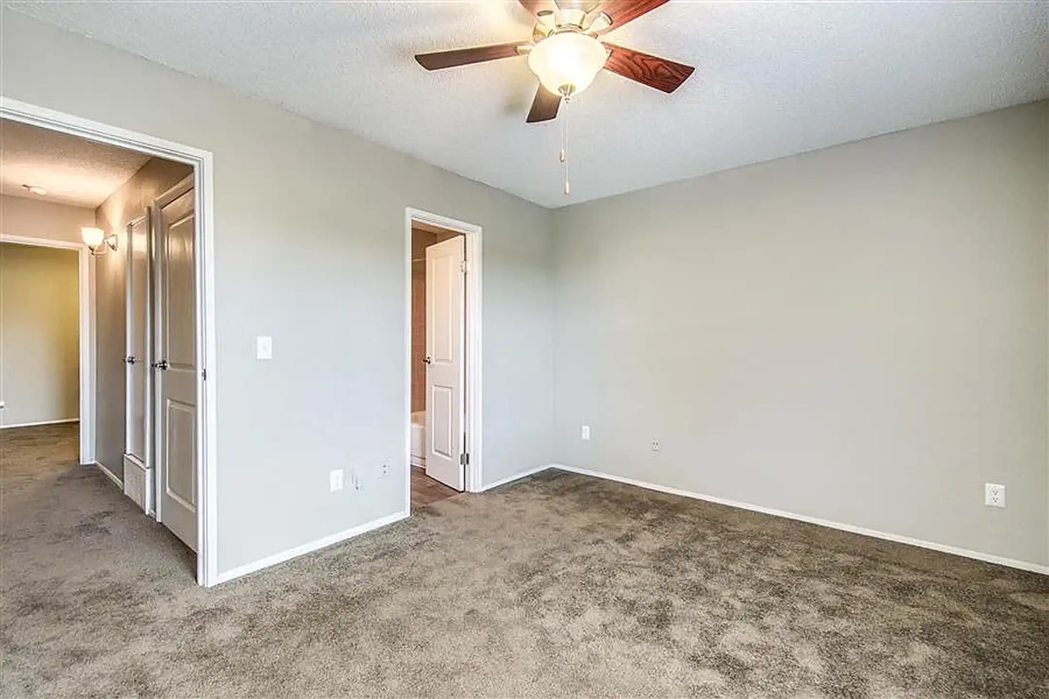 Springhill Apartments - Overland Park, KS 66213 | ApartmentGuide.com