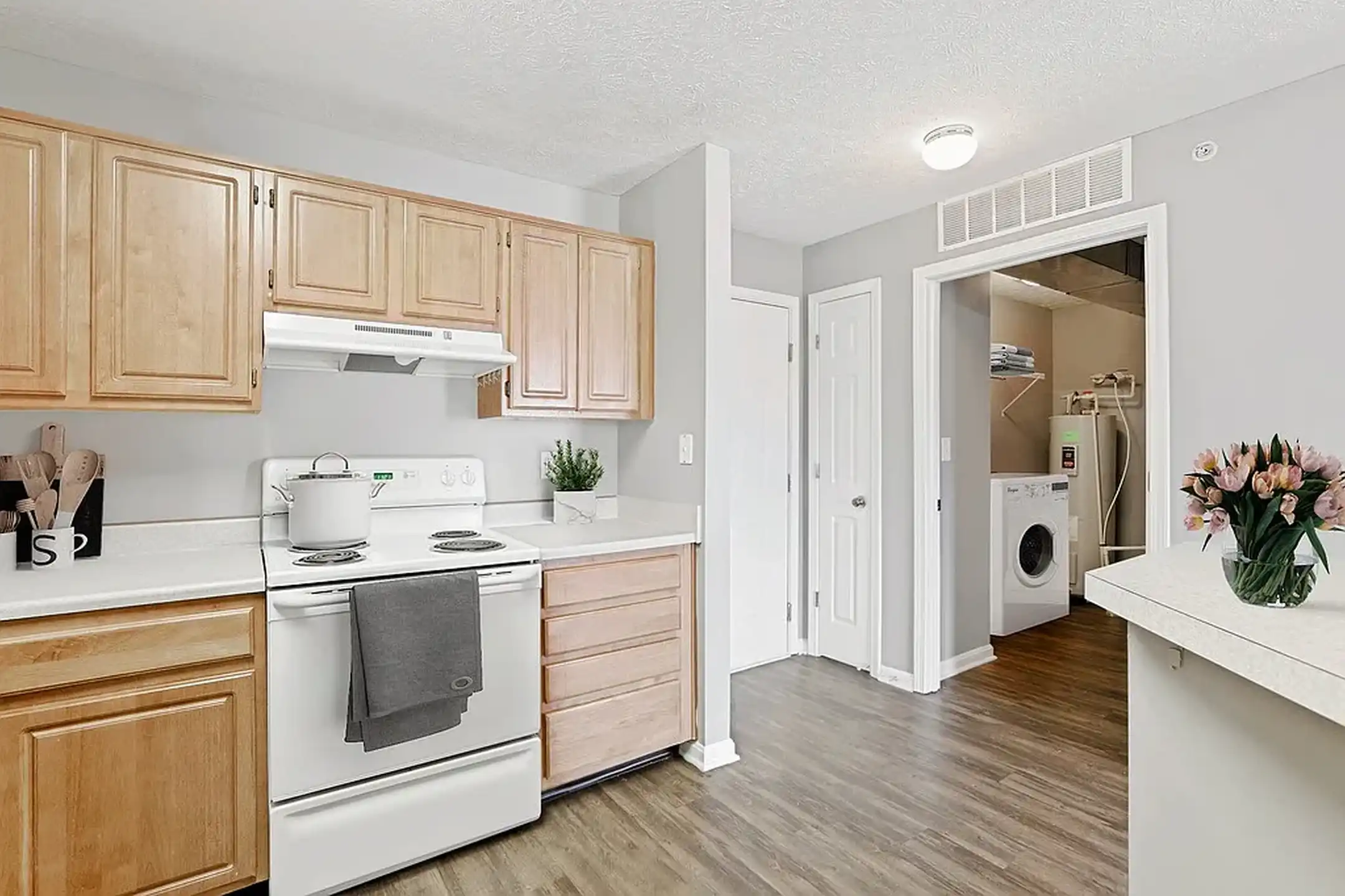 Maple Brook Apartments - Louisville, KY 40241 | ApartmentGuide.com