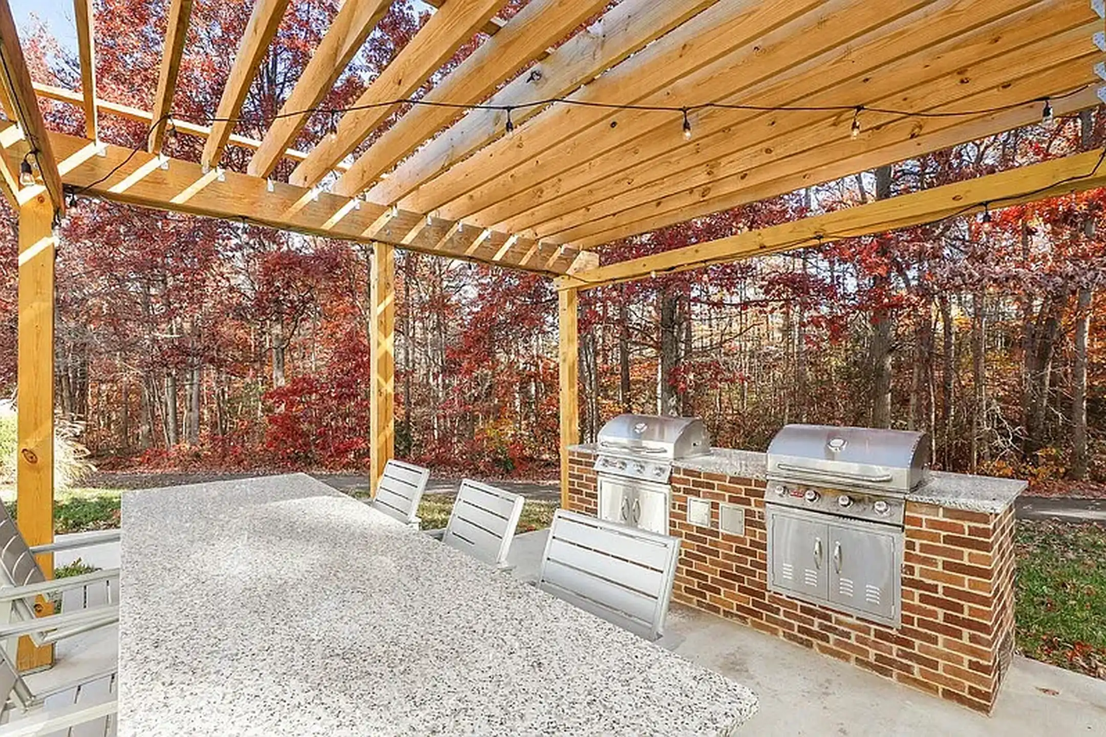 The Crossings at Russett - Laurel, MD 20724 | ApartmentGuide.com