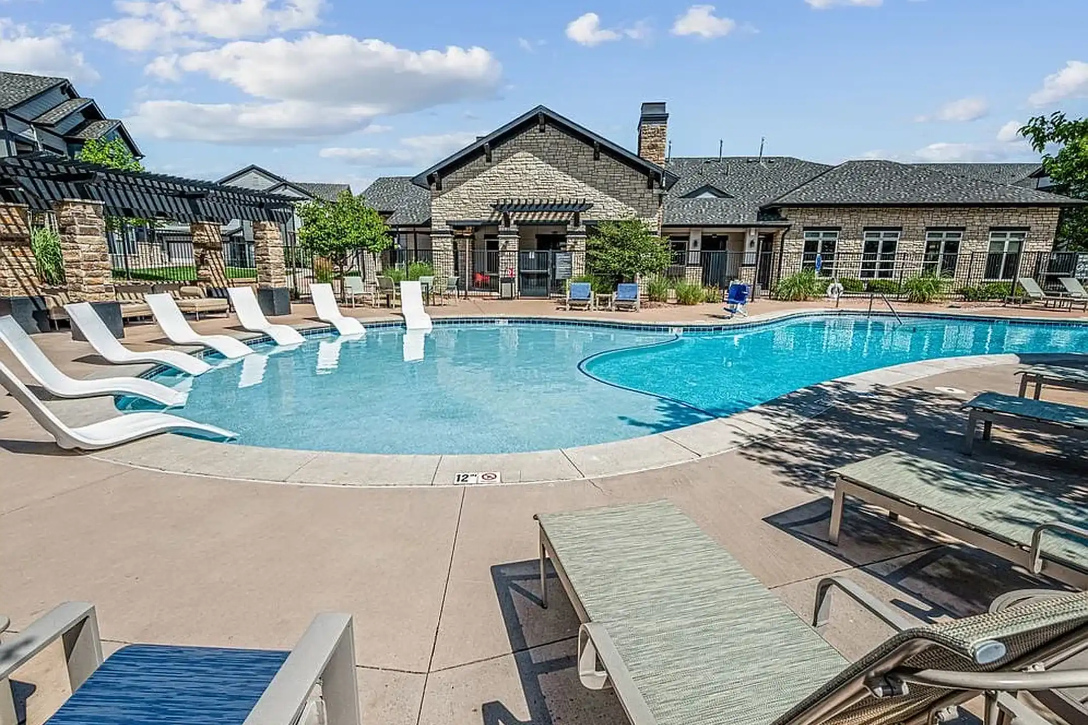 Avalon Castle Rock - Castle Rock, CO 80109 | ApartmentGuide.com