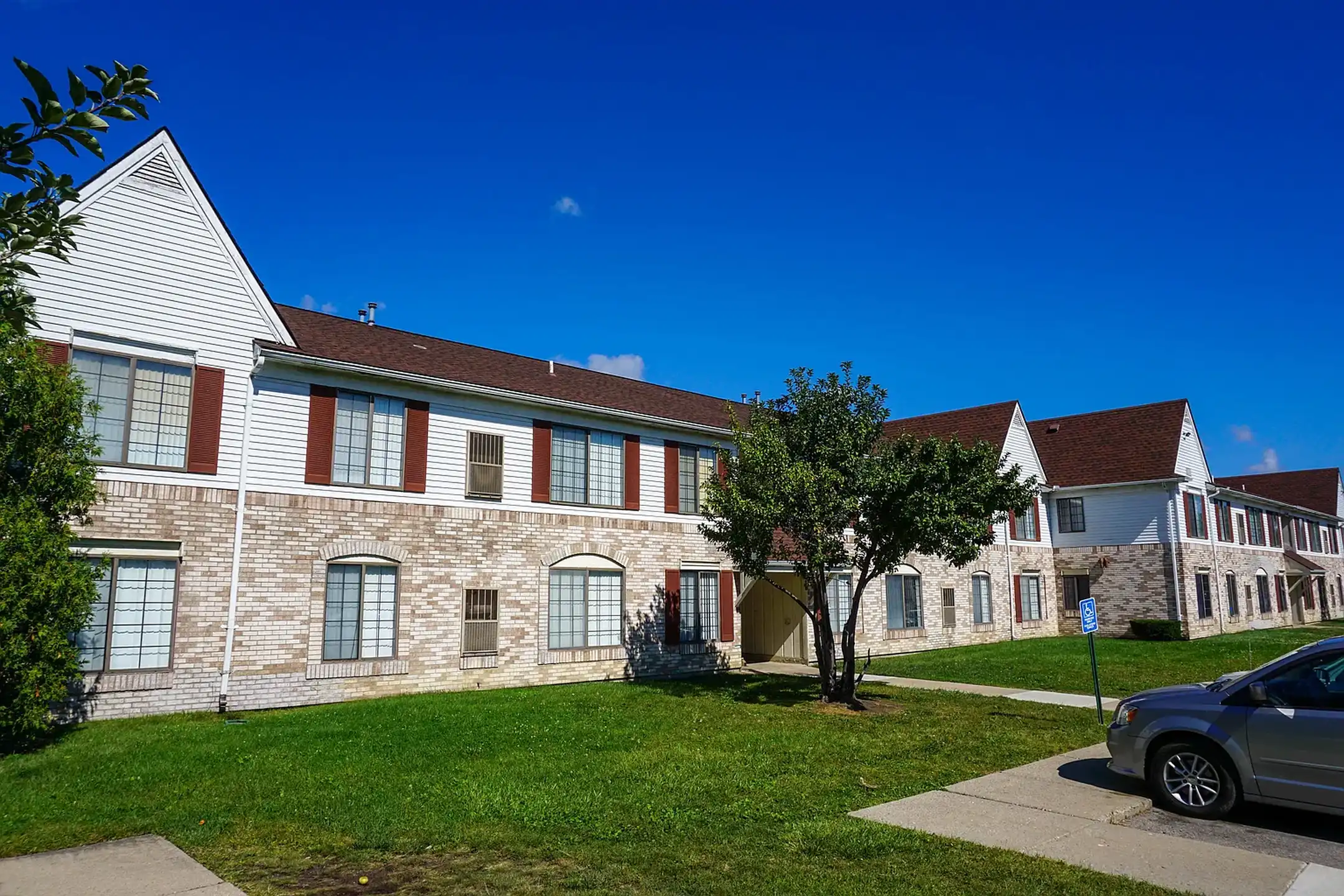 Garfield Commons - Clinton Township, MI 48038 | ApartmentGuide.com