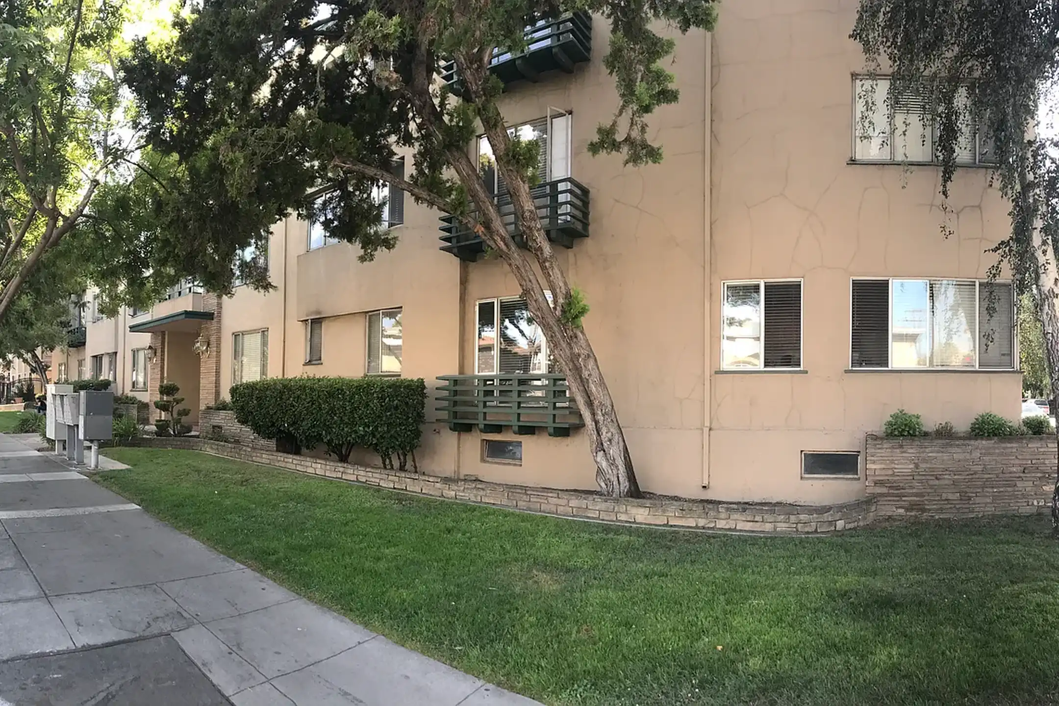 Griffith Apartments - San Jose, CA 95112 | ApartmentGuide.com