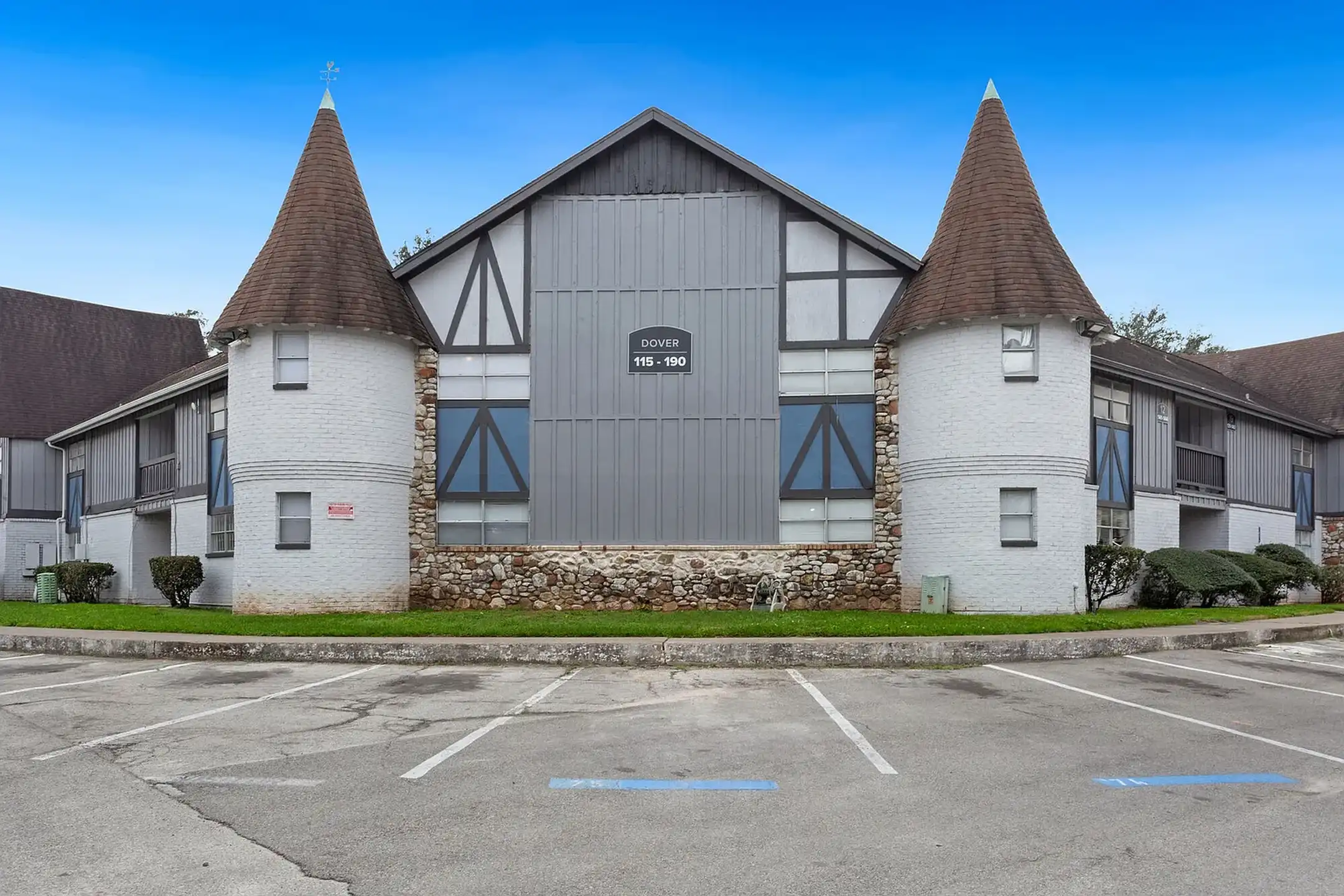 Sharpstown Garden - Houston, TX 77074 | ApartmentGuide.com