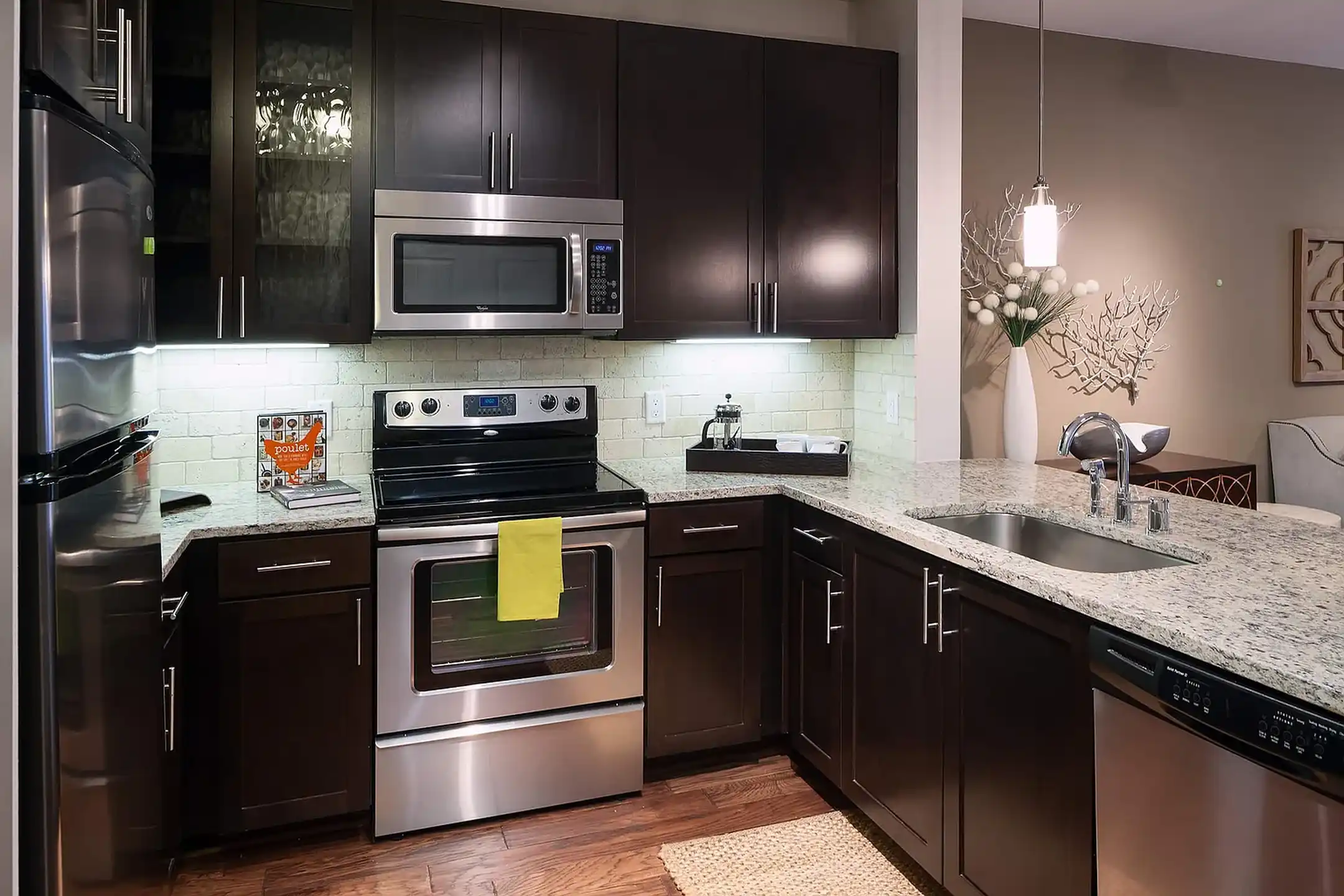 ALMA on Maple - Dallas, TX 75235 | ApartmentGuide.com