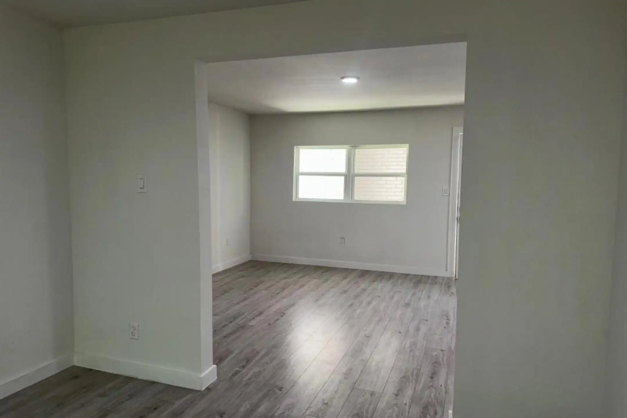 6811 Del Rio St - Houston, TX 77021 | ApartmentGuide.com