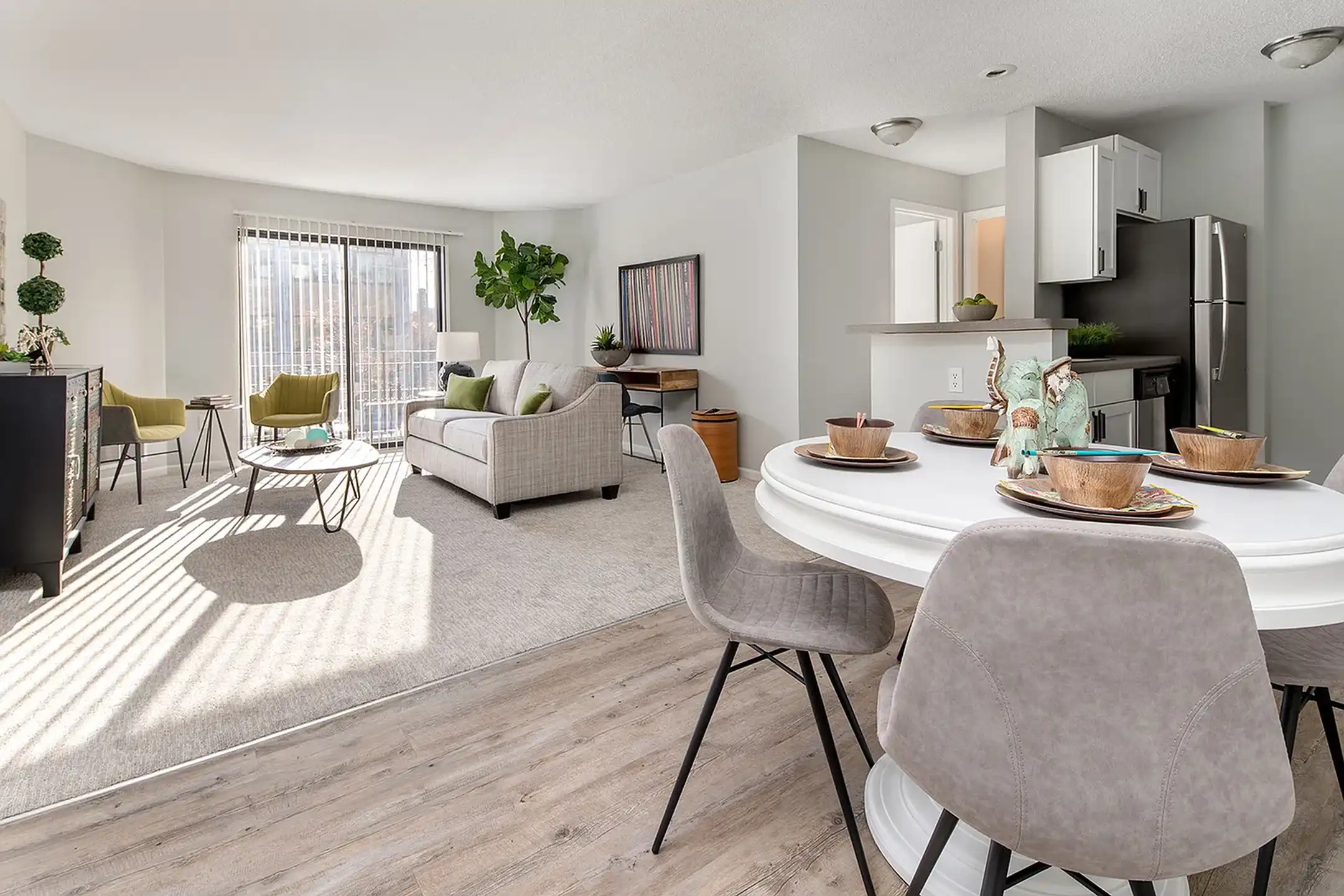 East Pointe Commons - Milwaukee, WI 53202 | ApartmentGuide.com