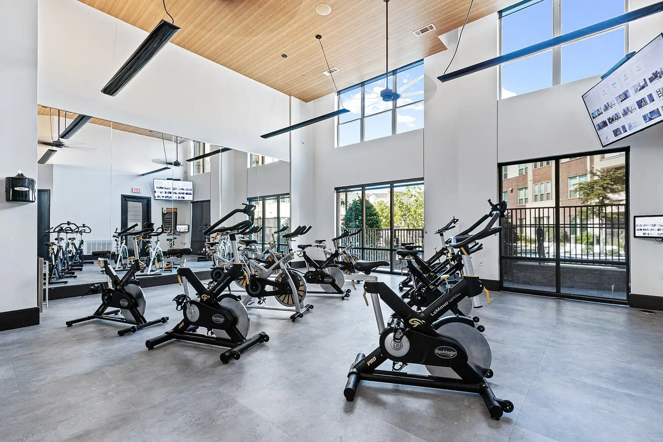 Bell Gateway Village - Plano, TX 75074 | ApartmentGuide.com