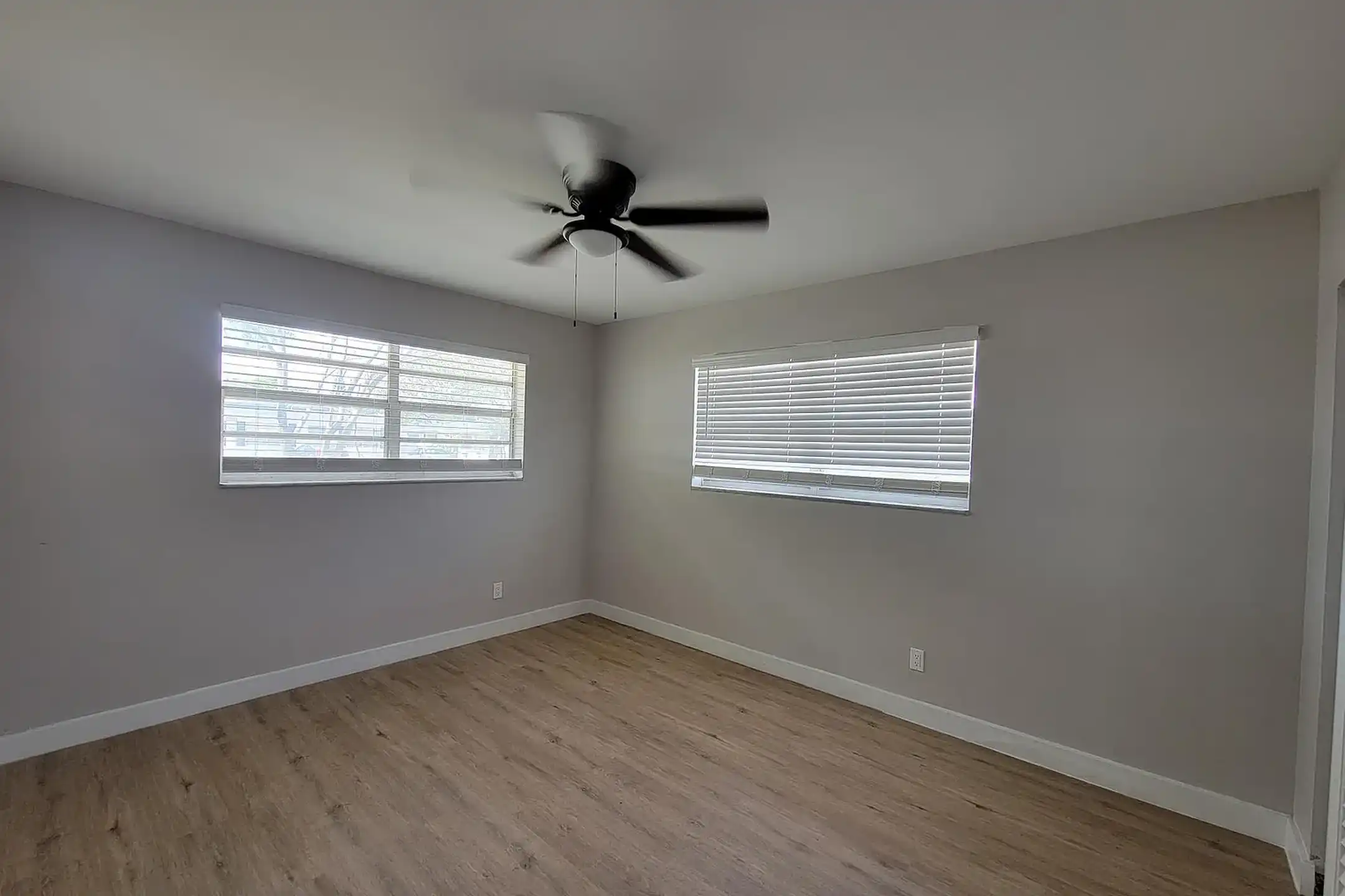 Cottage Cove - Miami, FL 33179 | ApartmentGuide.com