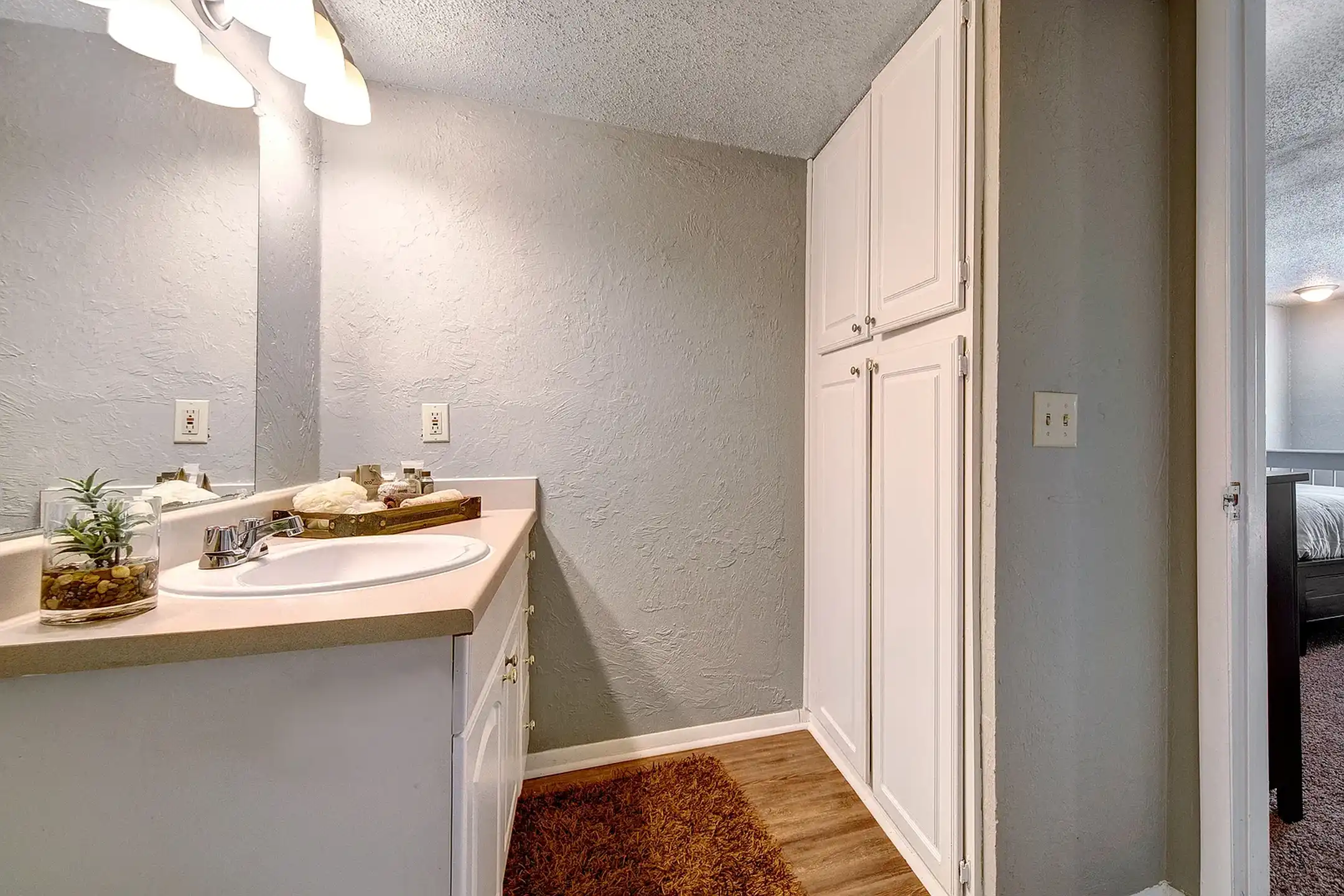 Brookwood Village - Oklahoma City, OK 73139 | ApartmentGuide.com