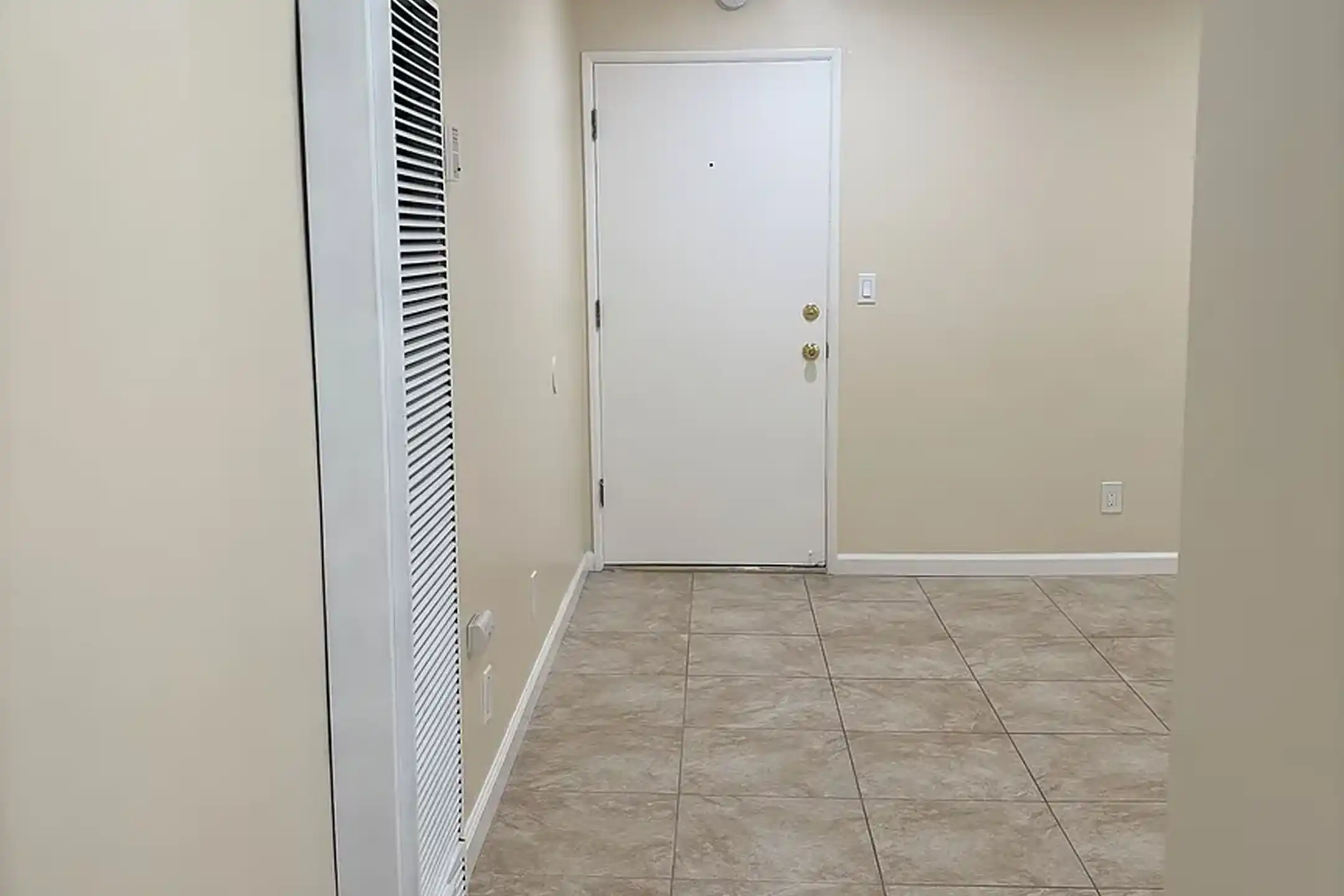 Cresthaven Apartments - Hawthorne, CA 90250 | ApartmentGuide.com