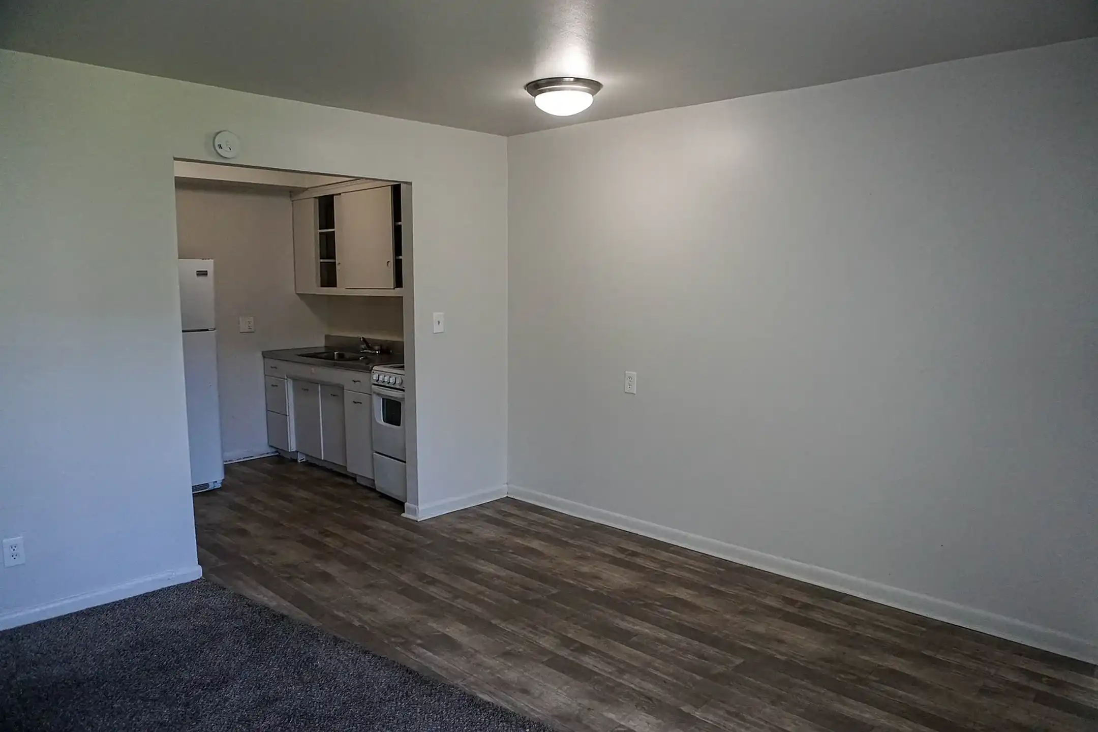 Silverstone Apartments - Warren, MI 48092 | ApartmentGuide.com