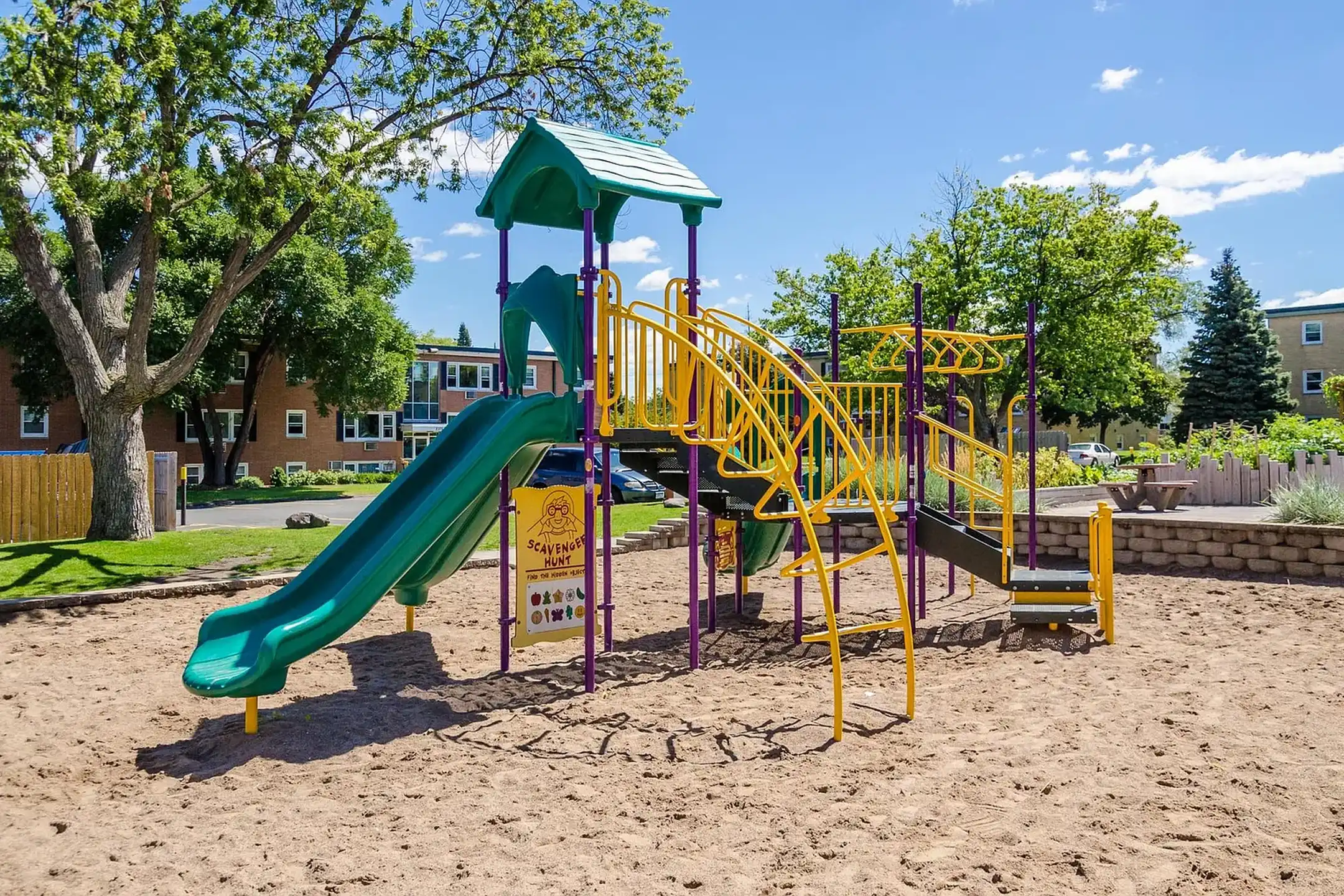 Cedarview Commons - Saint Paul, MN 55109 | ApartmentGuide.com