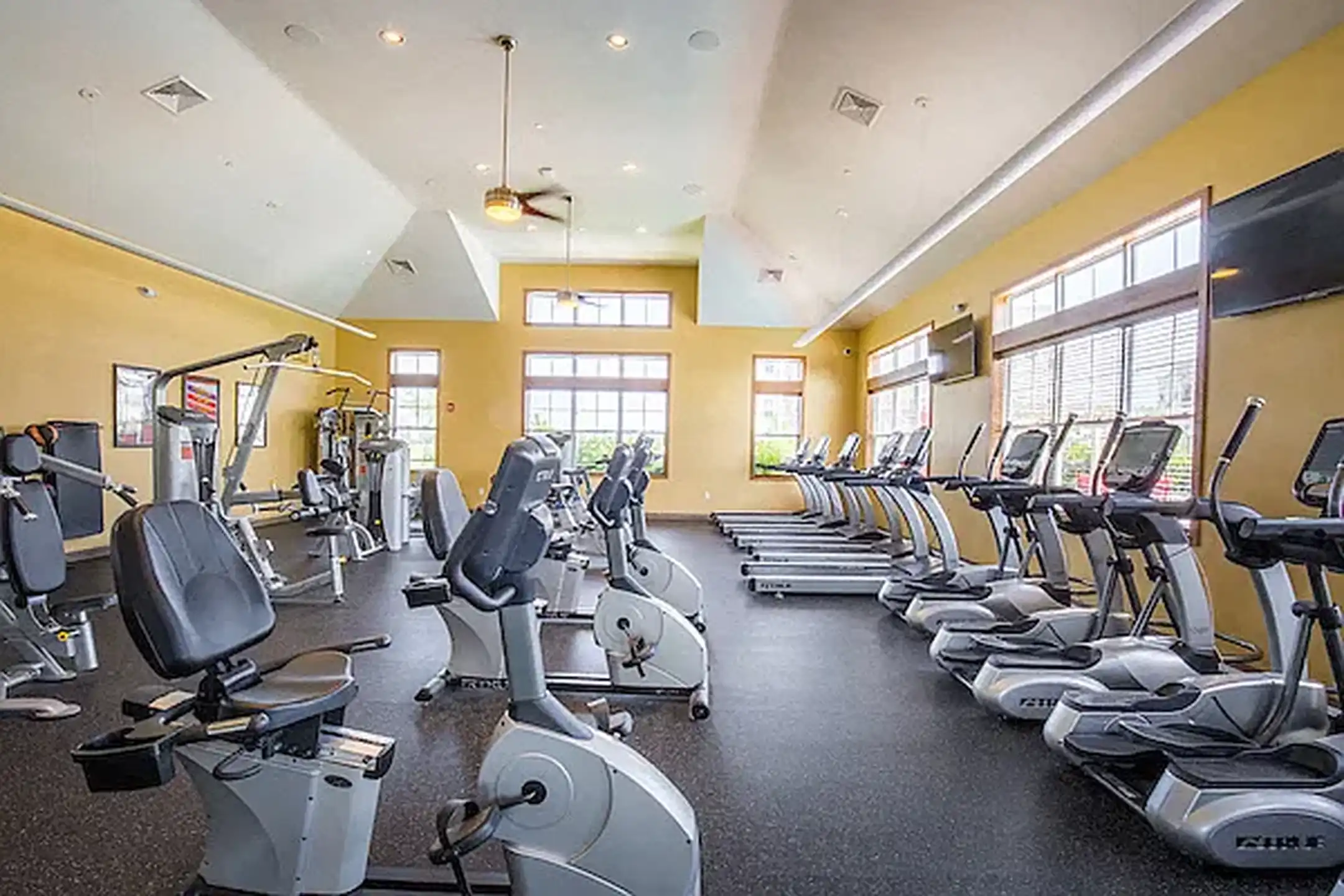 Madison Farms - Easton, PA 18045 | ApartmentGuide.com