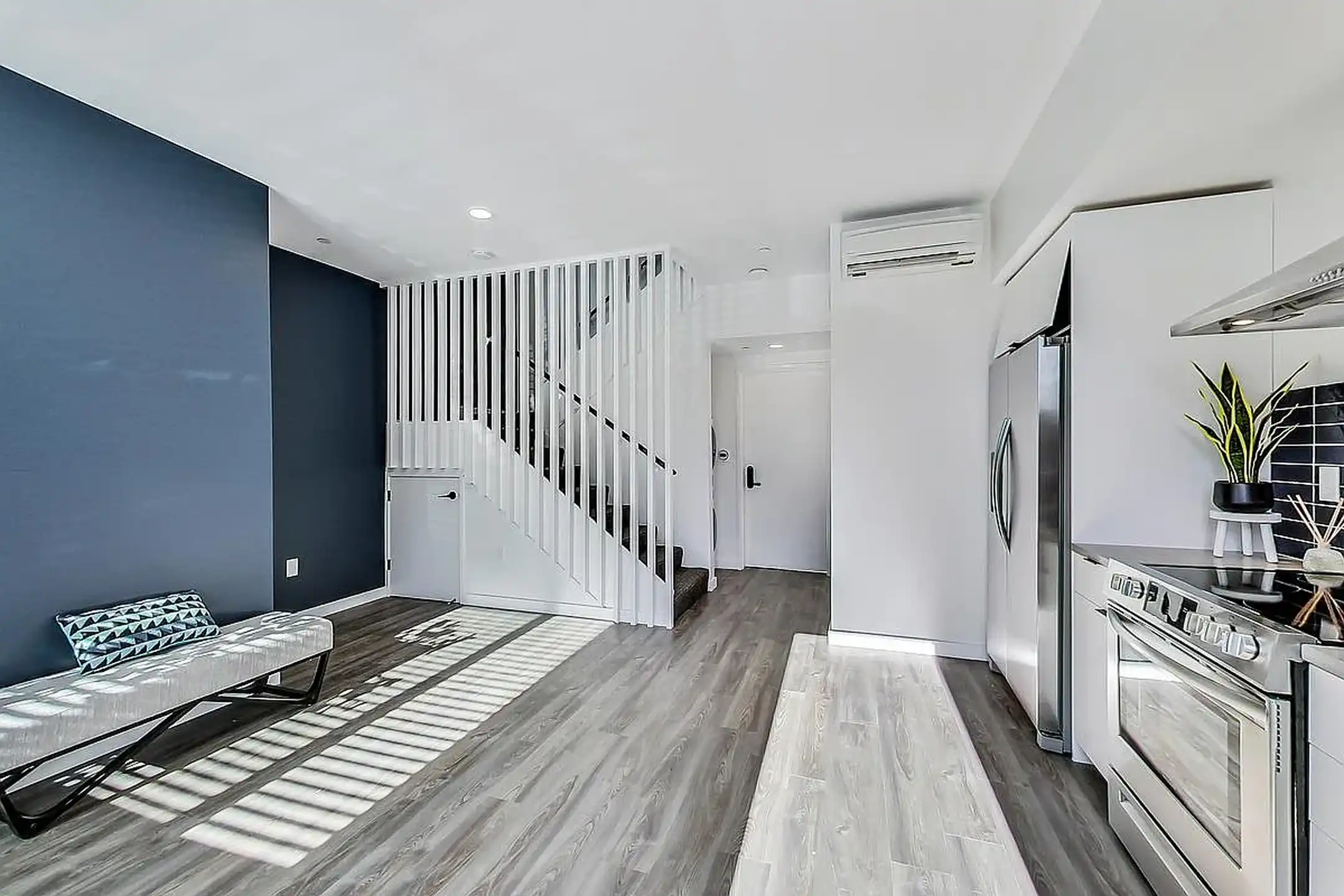 ArtHaus Six - Oakland, CA 94606 | ApartmentGuide.com