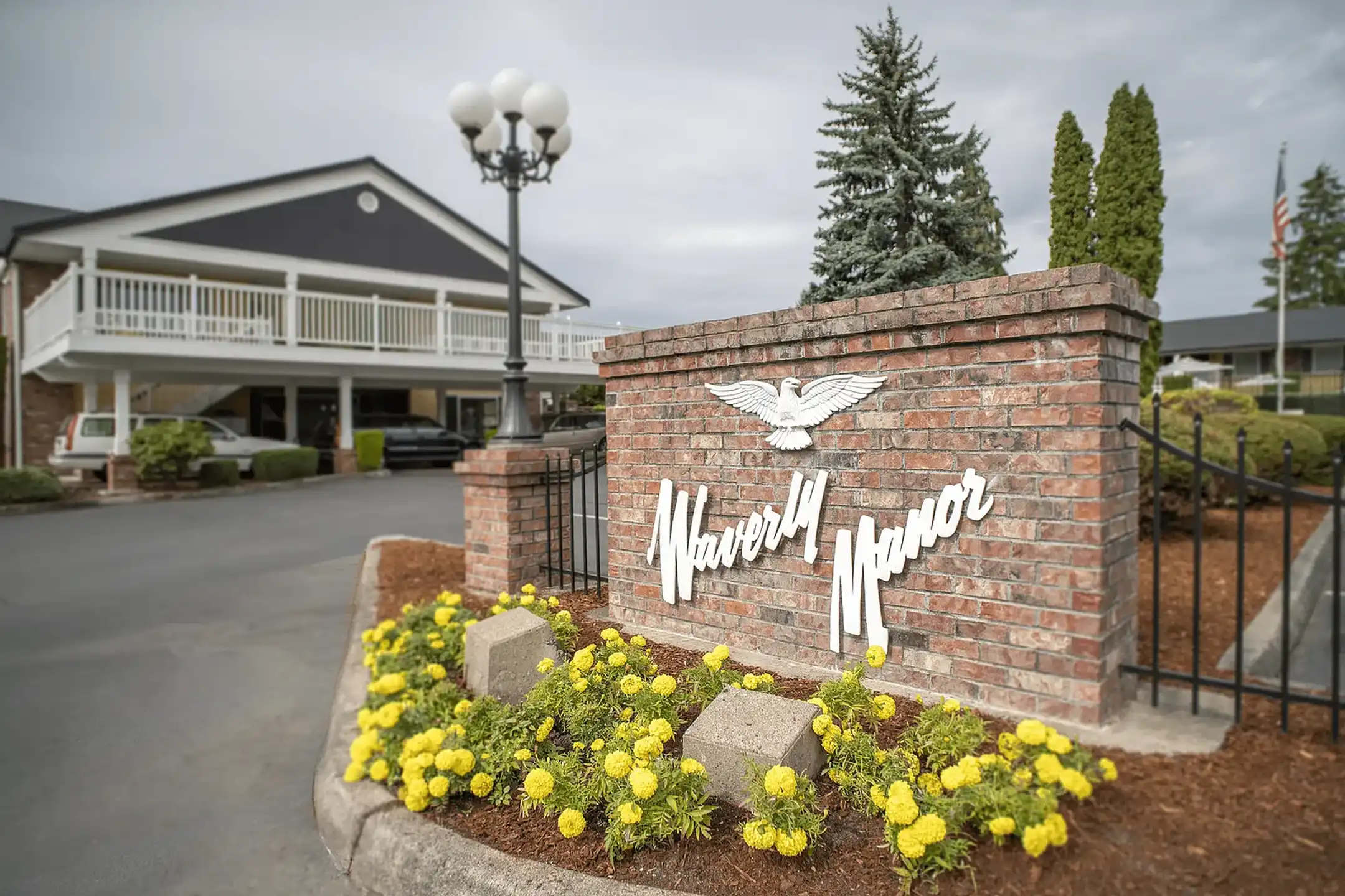 Waverly Manor Apartments - Lakewood, WA 98499 | ApartmentGuide.com