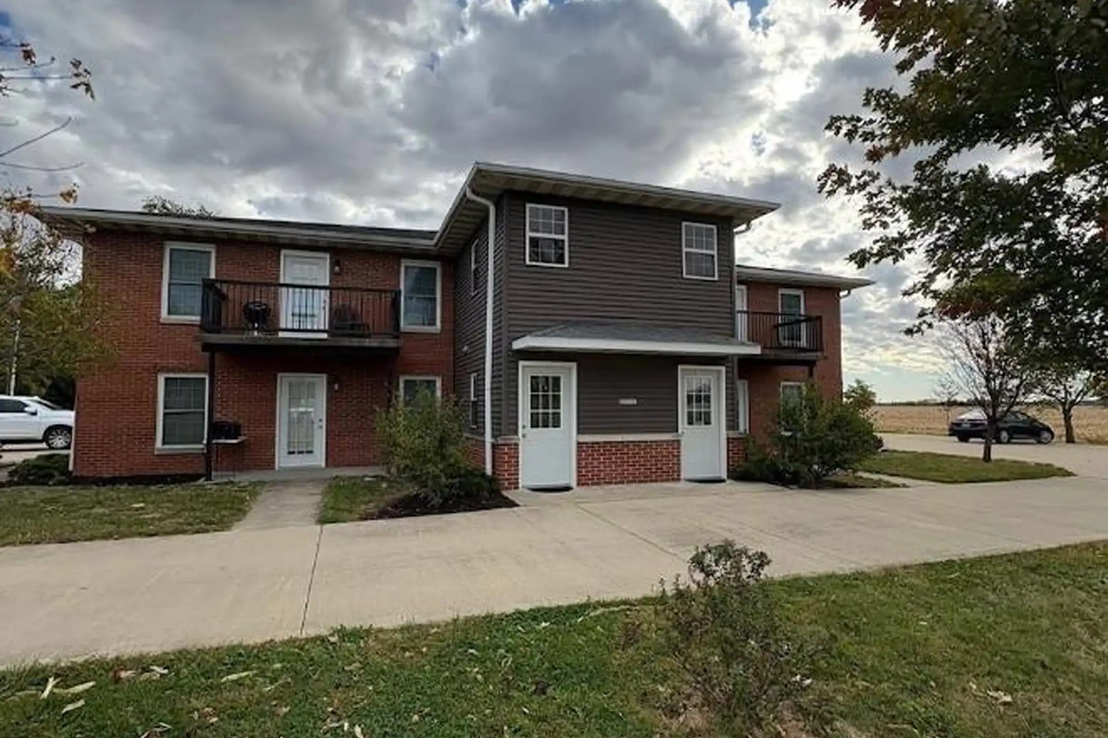 101 E South St - Oreana, IL 62554 | ApartmentGuide.com
