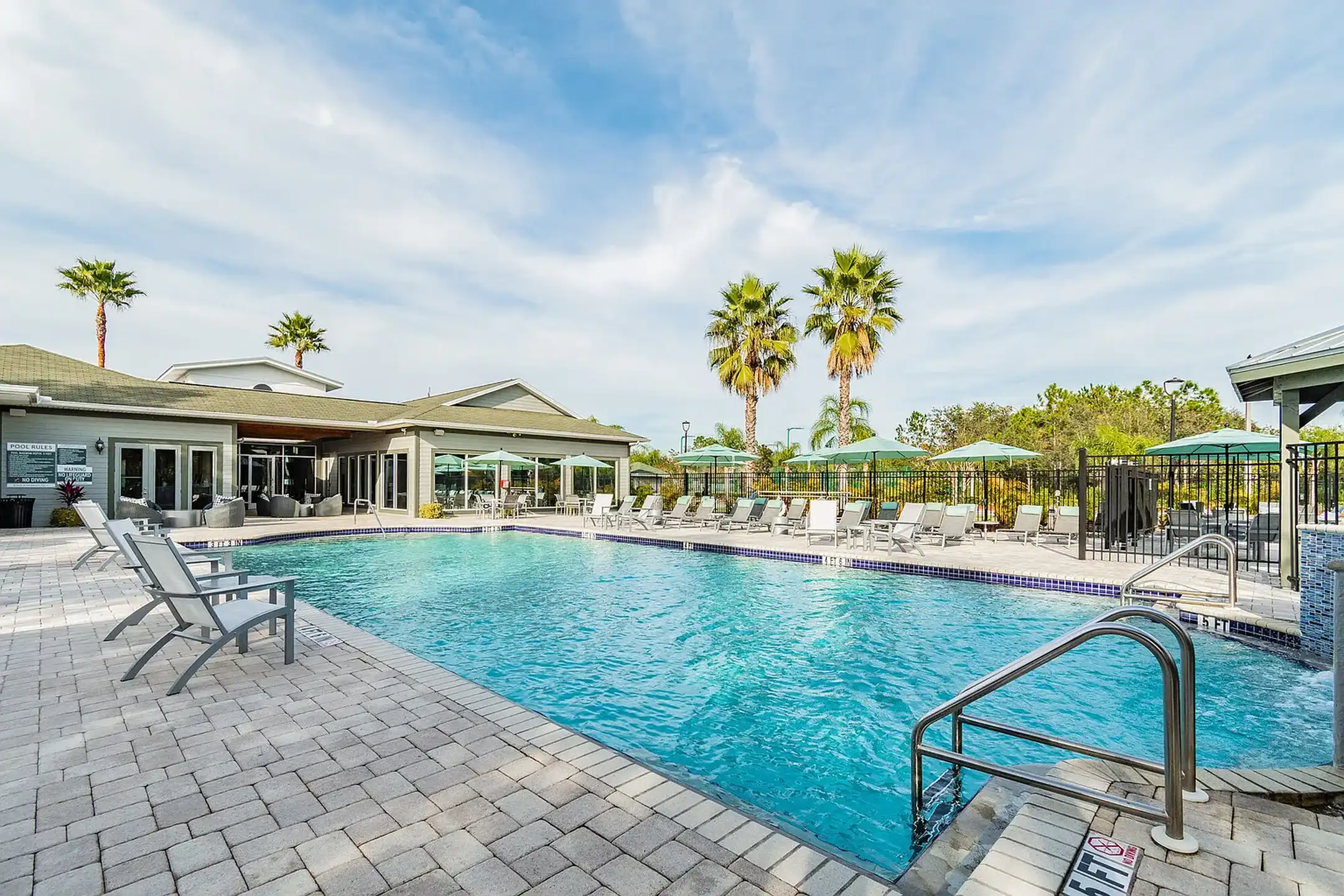 THE PARQ AT CROSS CREEK - Tampa Palms, FL 33647 | ApartmentGuide.com