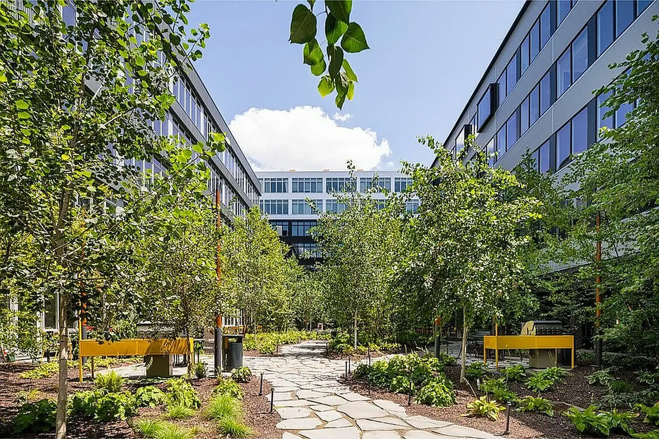 Harrison Urby - Harrison, NJ 07029 | ApartmentGuide.com