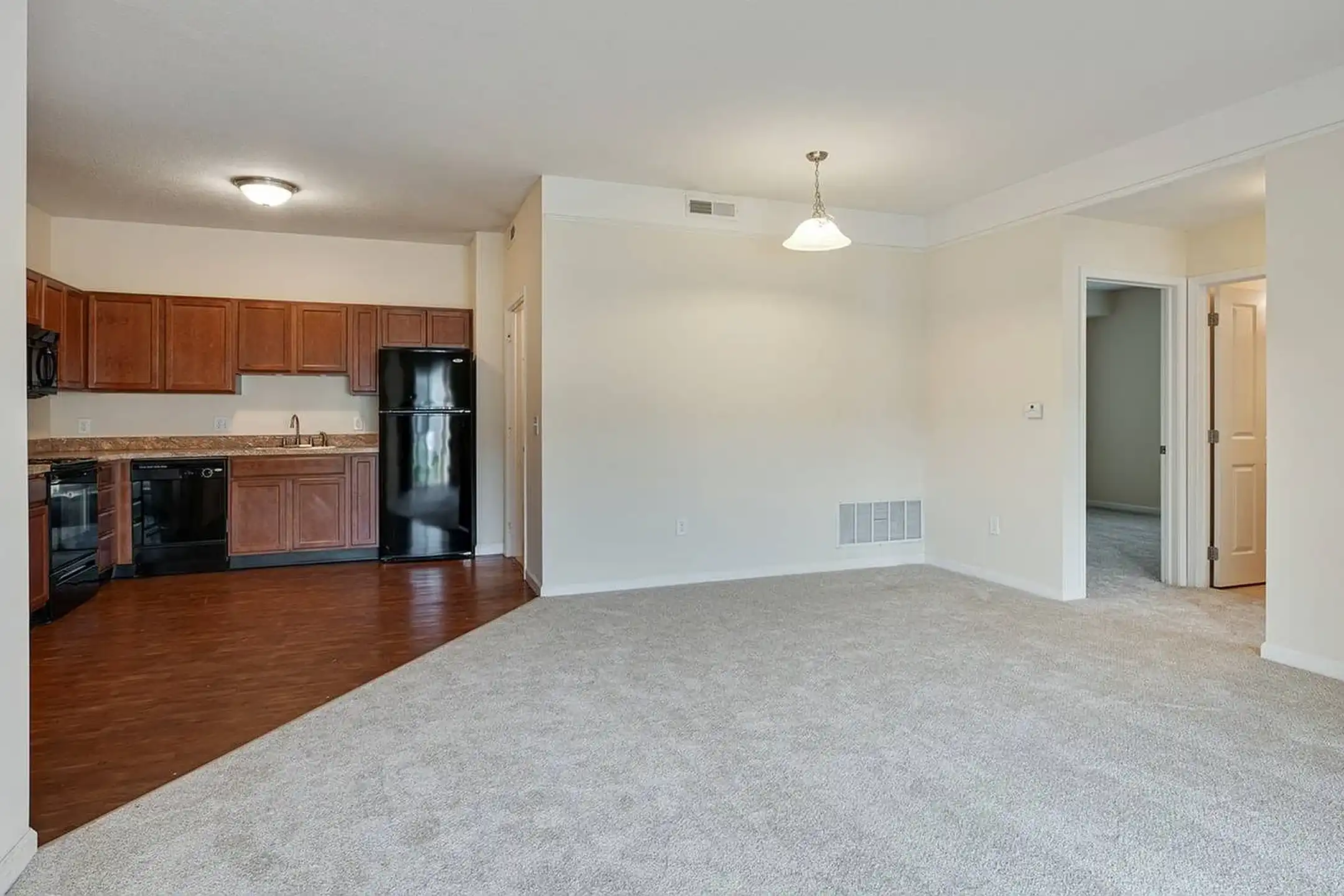 Hilliard Summit Apartments - Hilliard, OH 43026 | ApartmentGuide.com