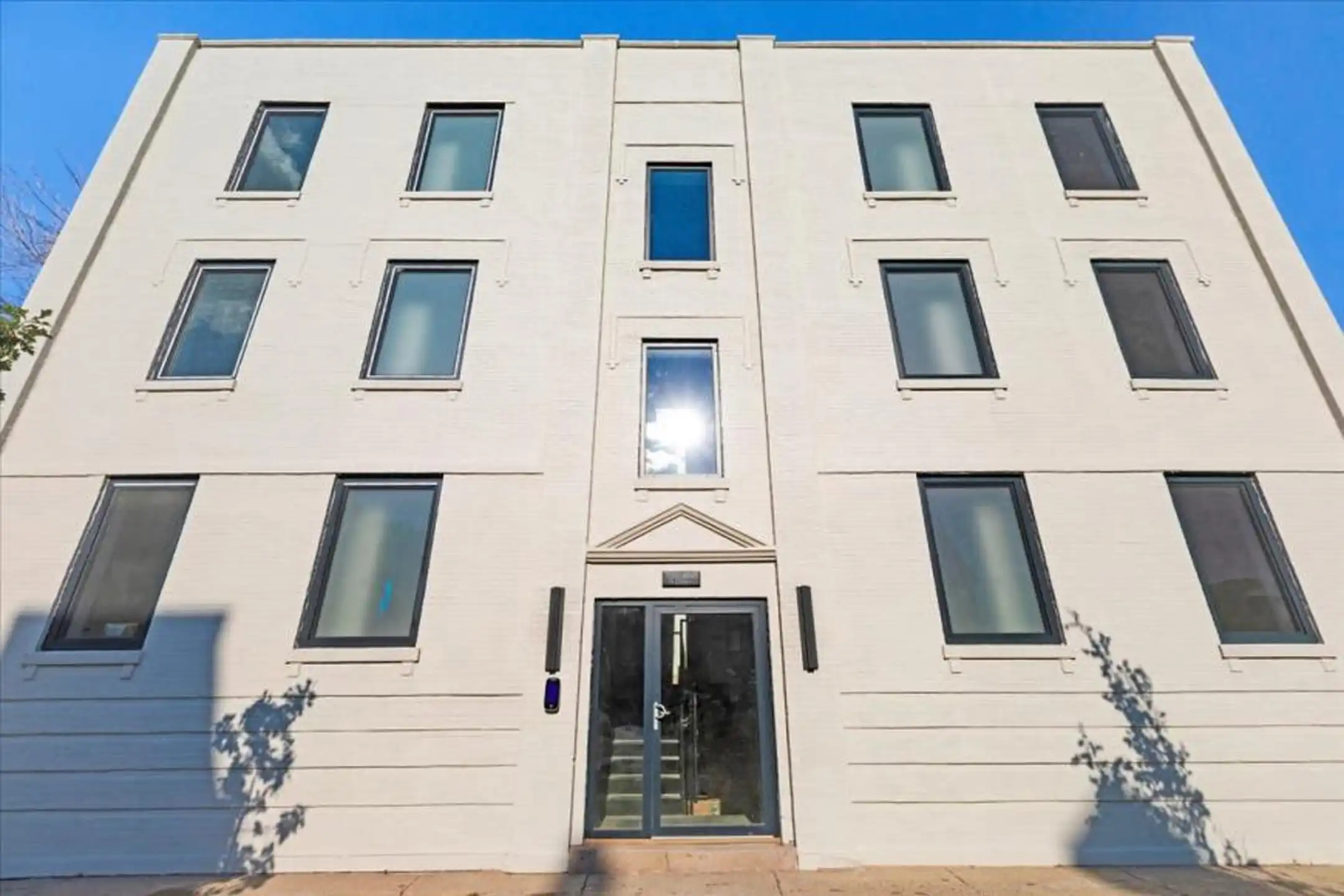 2023 N Drake Ave - Chicago, IL 60647 | ApartmentGuide.com