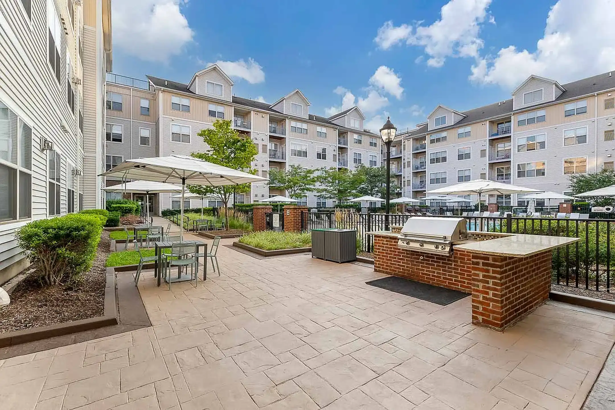 Volair Wesmont - Wood Ridge, NJ 07075 | ApartmentGuide.com