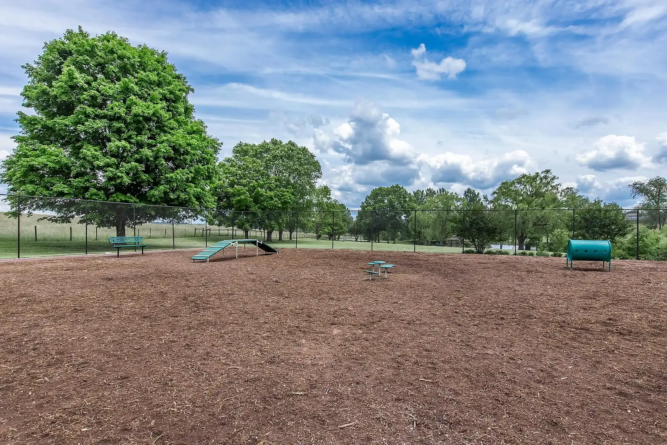 Foxridge Apartment Homes - Blacksburg, VA 24060 | ApartmentGuide.com