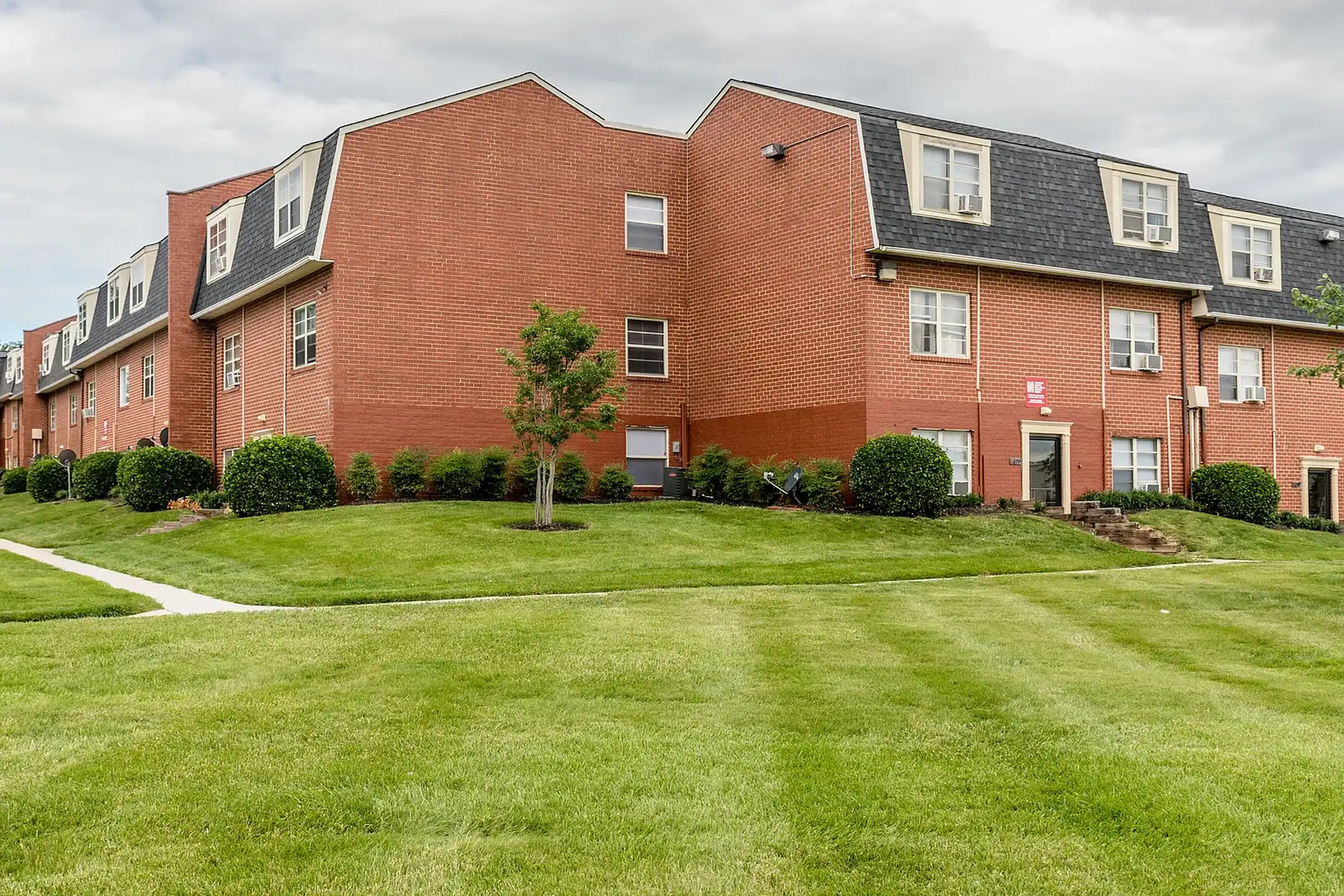 Middle Branch Manor - Baltimore, MD 21225 | ApartmentGuide.com