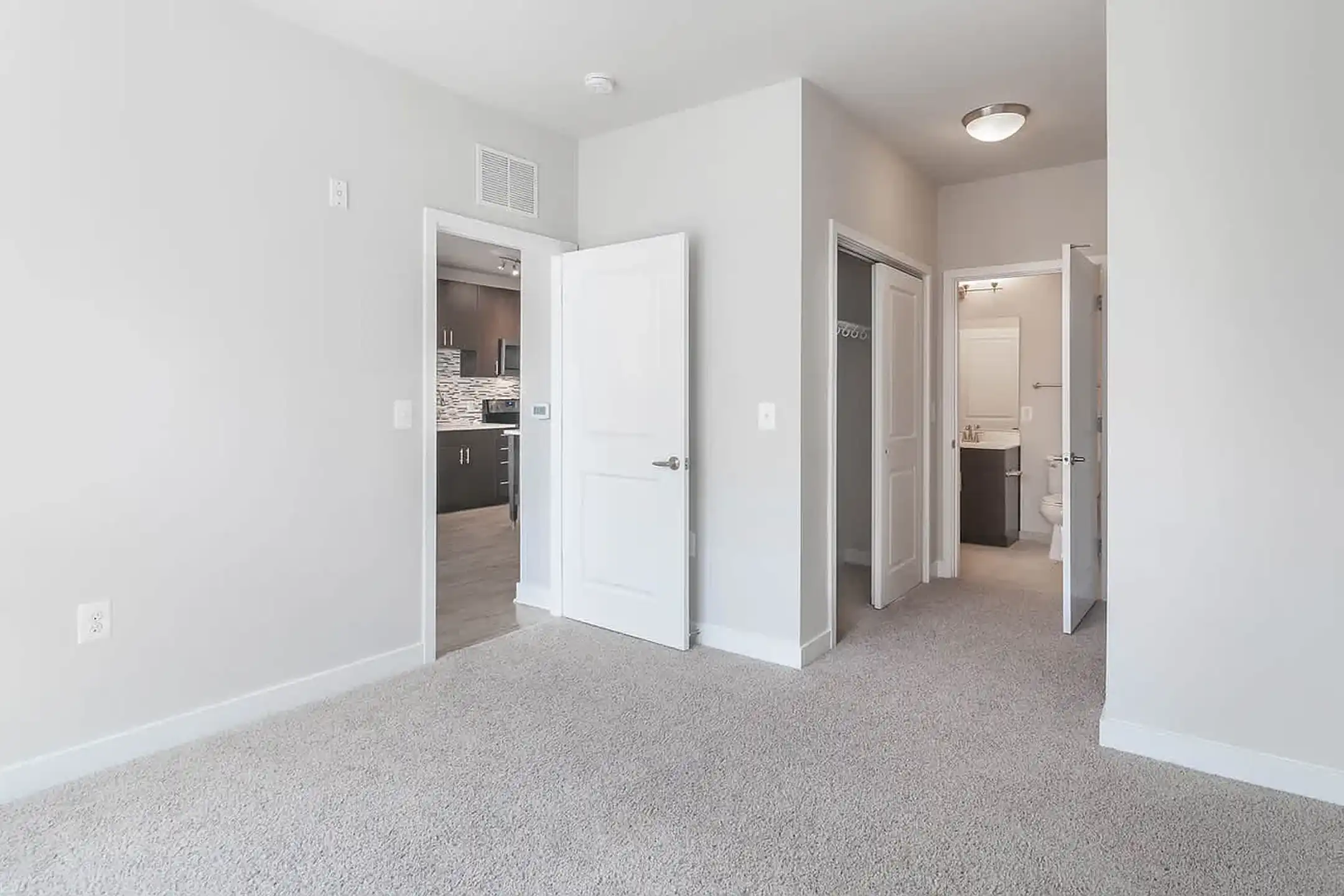 Radiant Fairfax Ridge - Fairfax, VA 22030 | ApartmentGuide.com