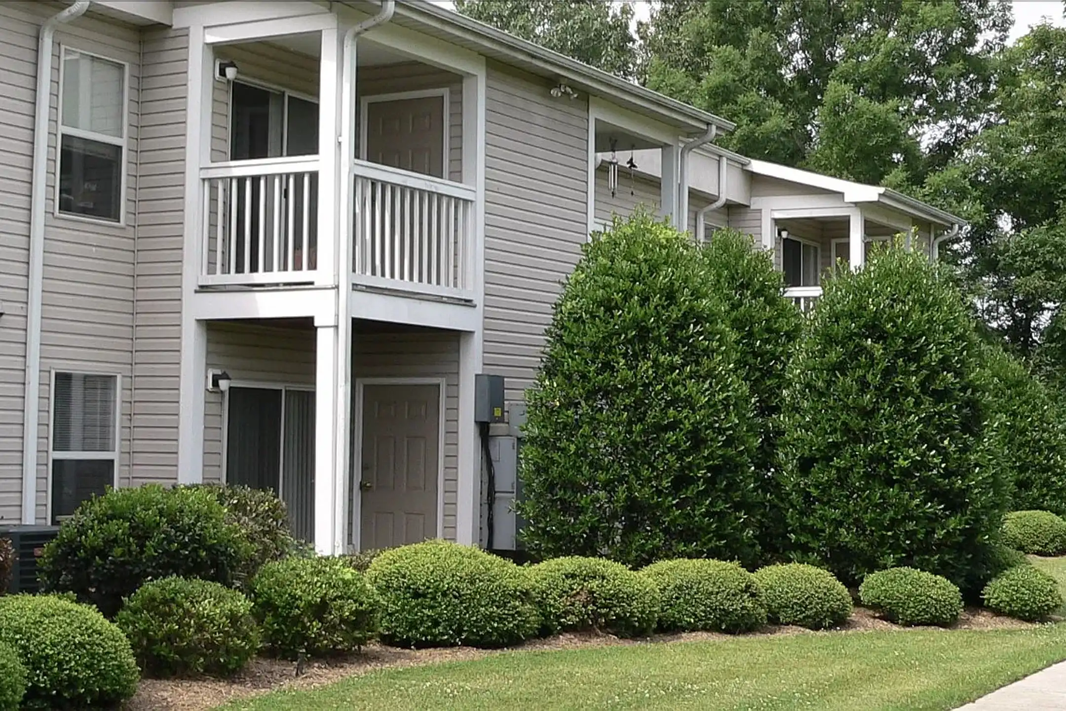 Overlook Apartments - Asheville, NC 28801 | ApartmentGuide.com