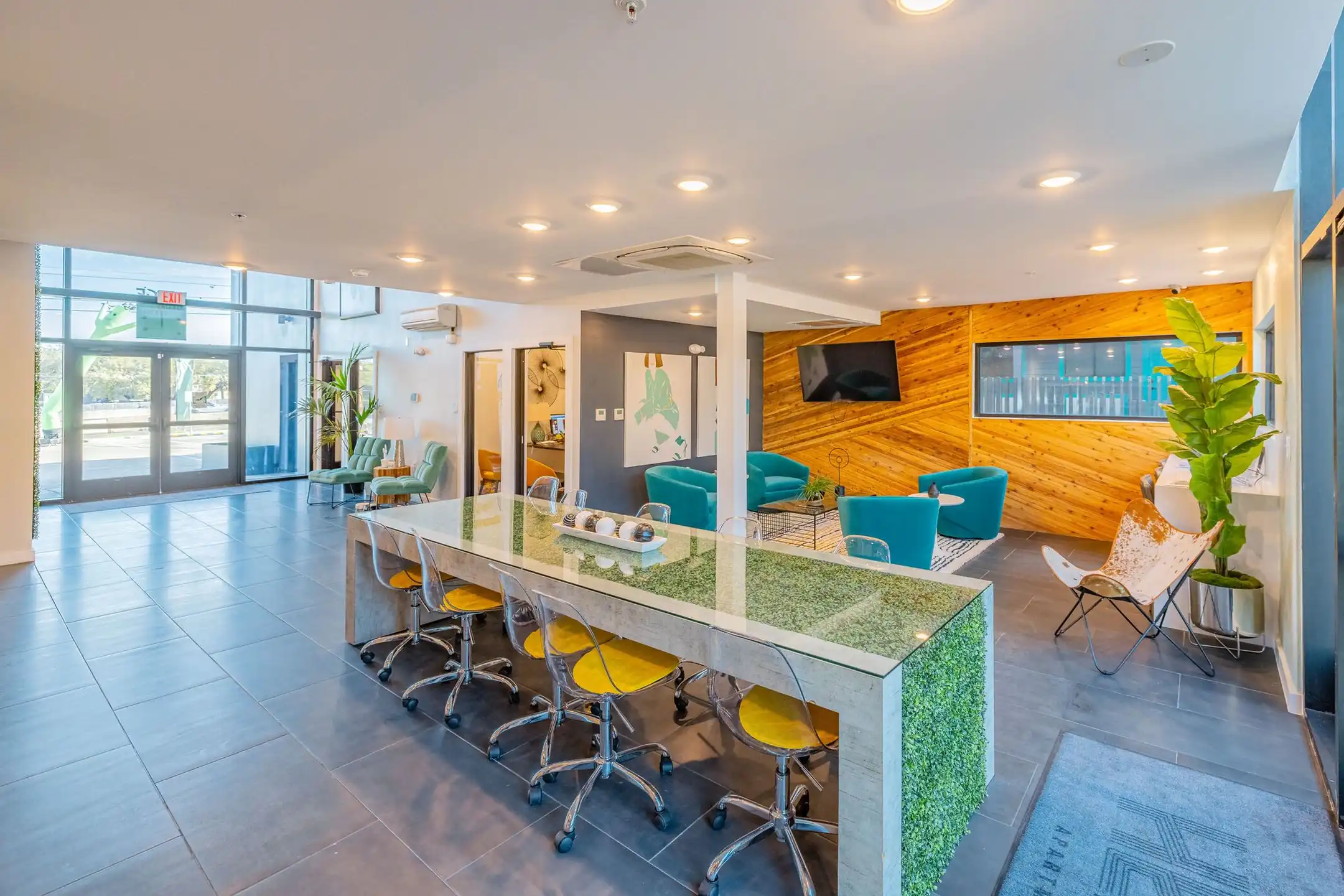 8214 N Interstate Hwy 35 SVRD SB - Austin, TX 78753 | ApartmentGuide.com