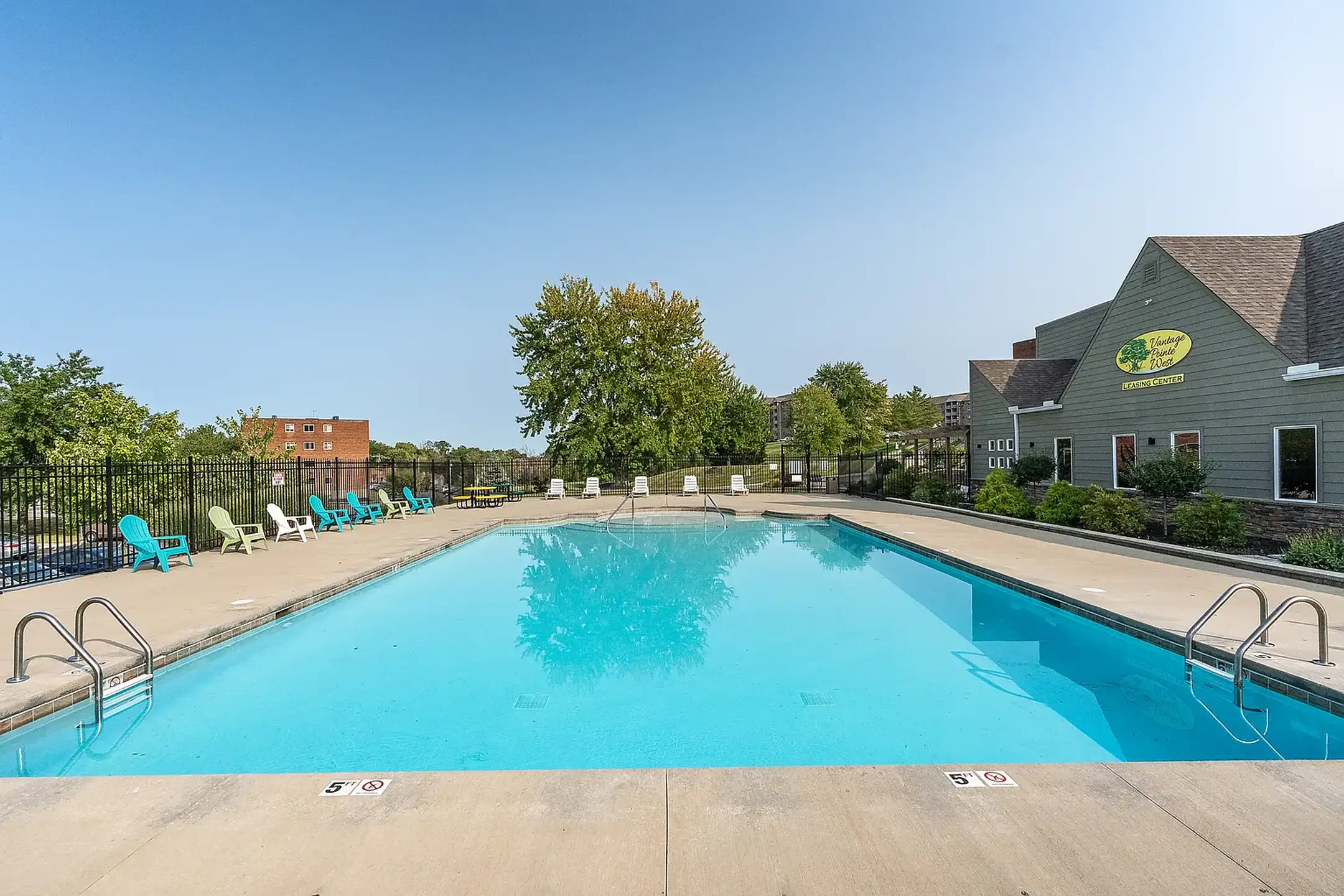 Vantage Pointe West Apartment Homes - Cincinnati, OH 45238 ...