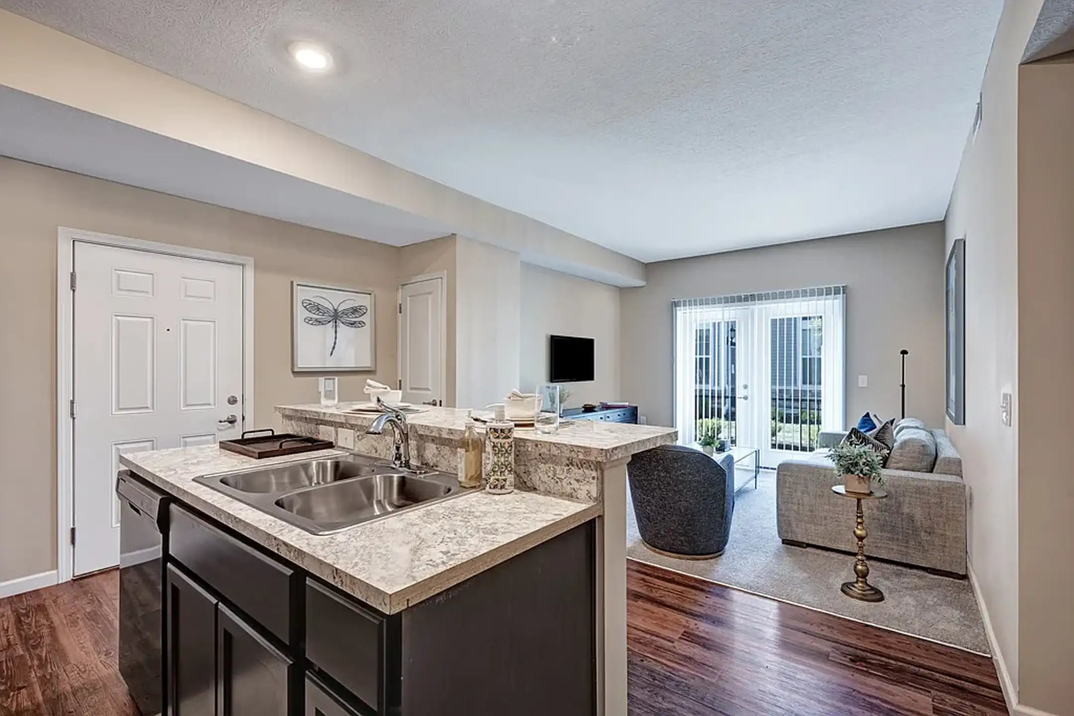 Walden Lakes - Columbus, OH 43219 | ApartmentGuide.com