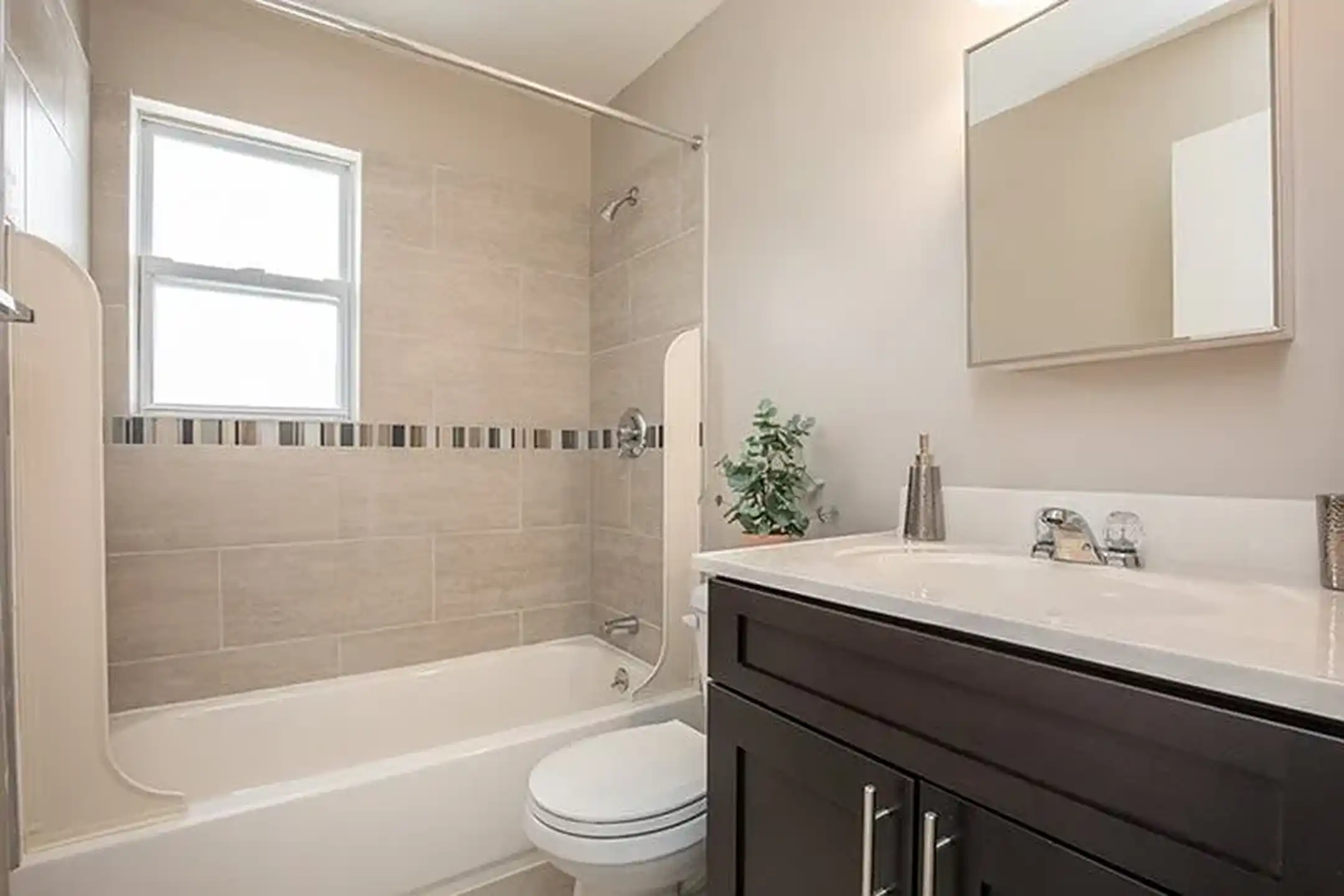 London Terrace - Parlin, NJ 08859 | ApartmentGuide.com