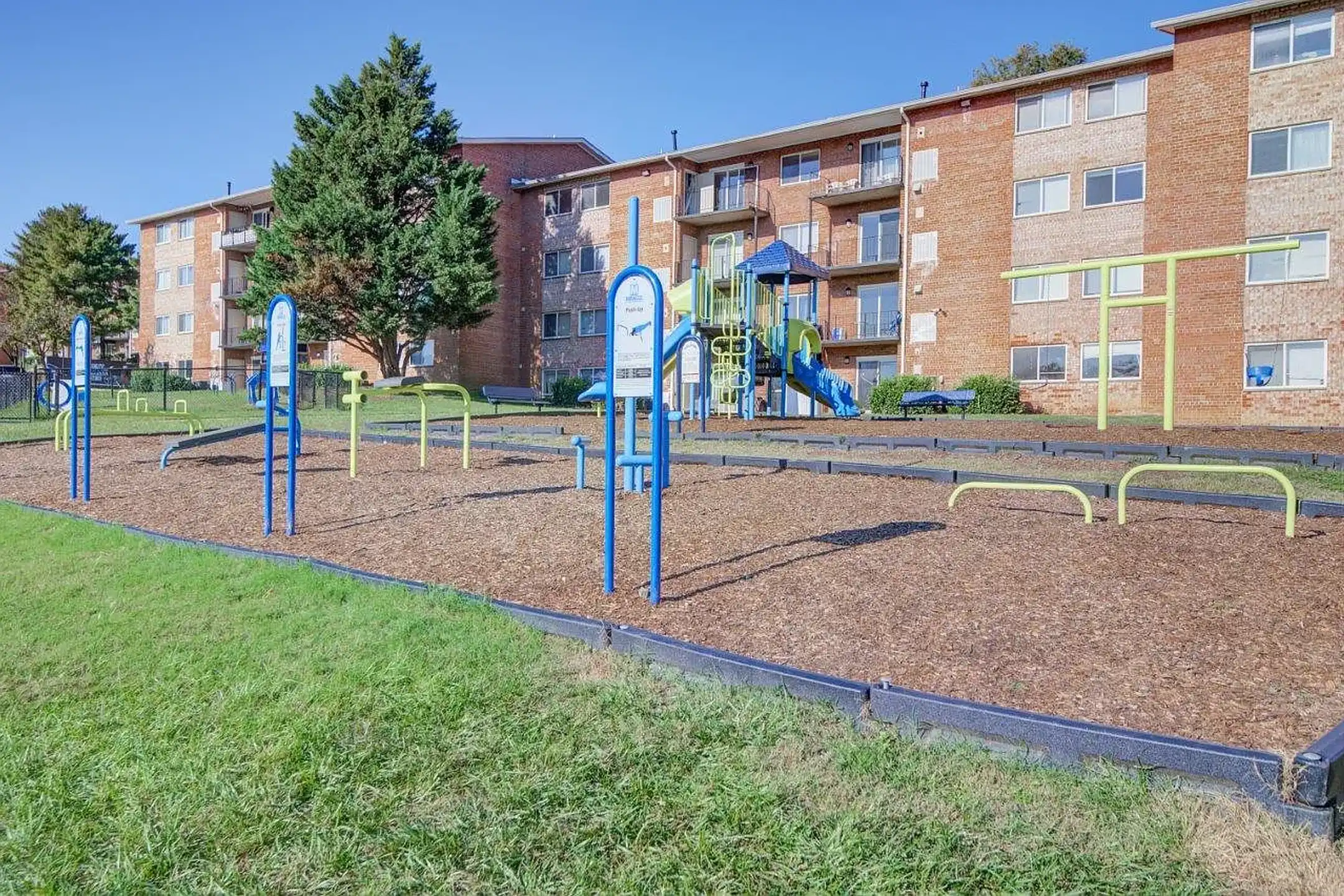 Bennington Crossings Apartment Homes - Alexandria, VA 22312 ...