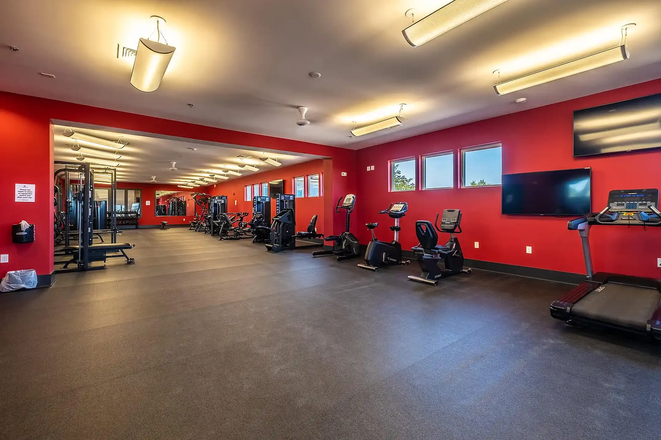 Foxridge Apartment Homes - Blacksburg, VA 24060 | ApartmentGuide.com