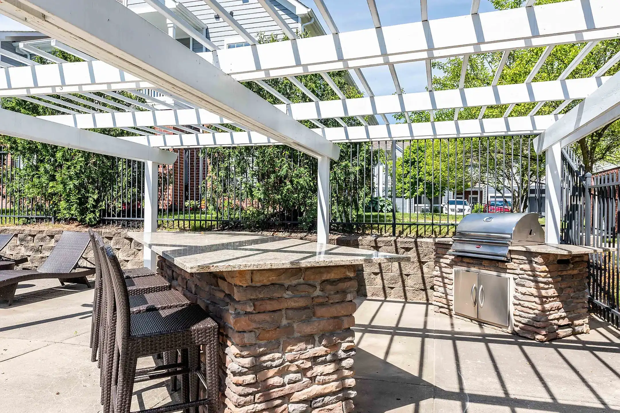 THE GRANDE RESERVE AT GEIST - Indianapolis, IN 46236 | ApartmentGuide.com