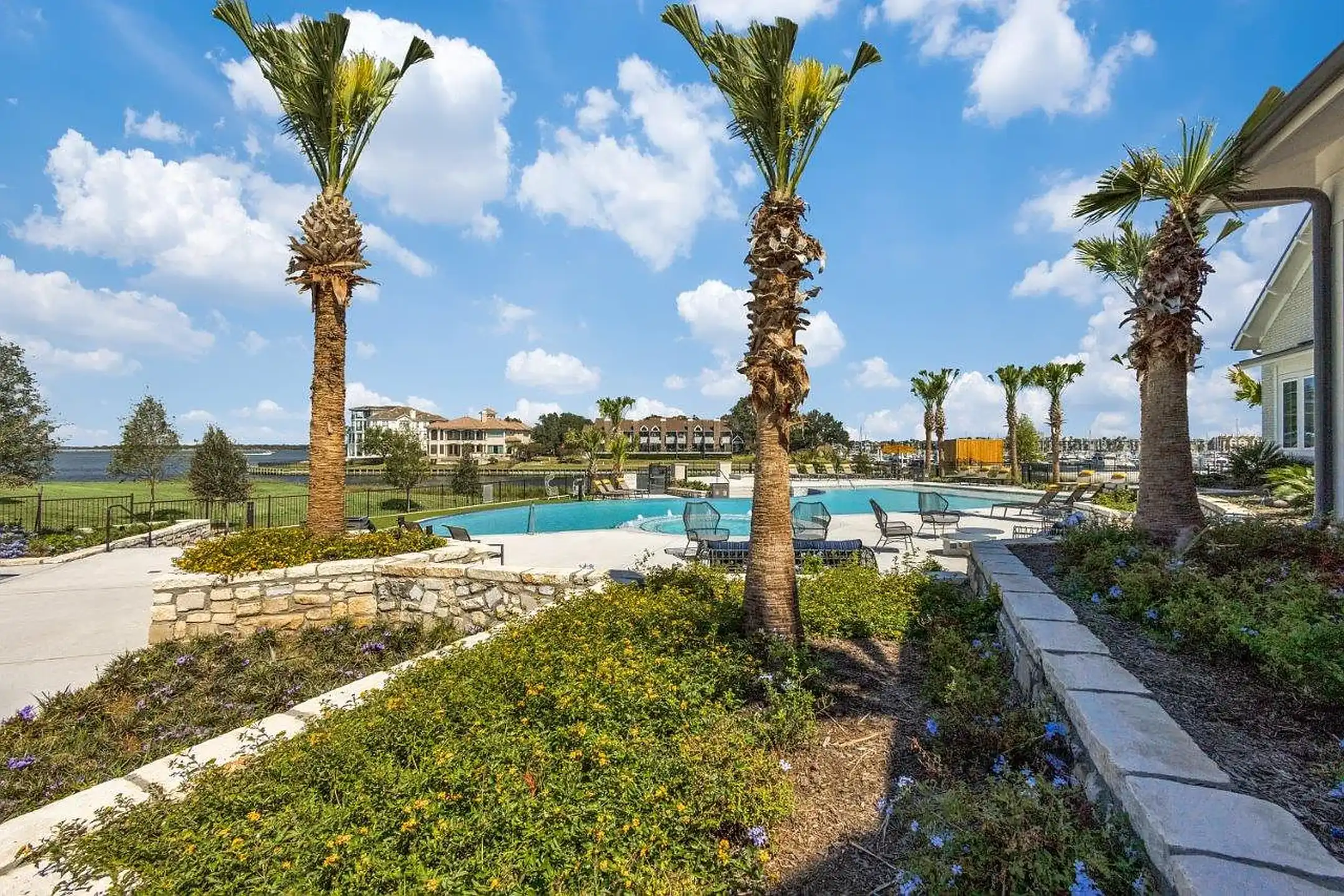 Aura Beacon Island Apartments