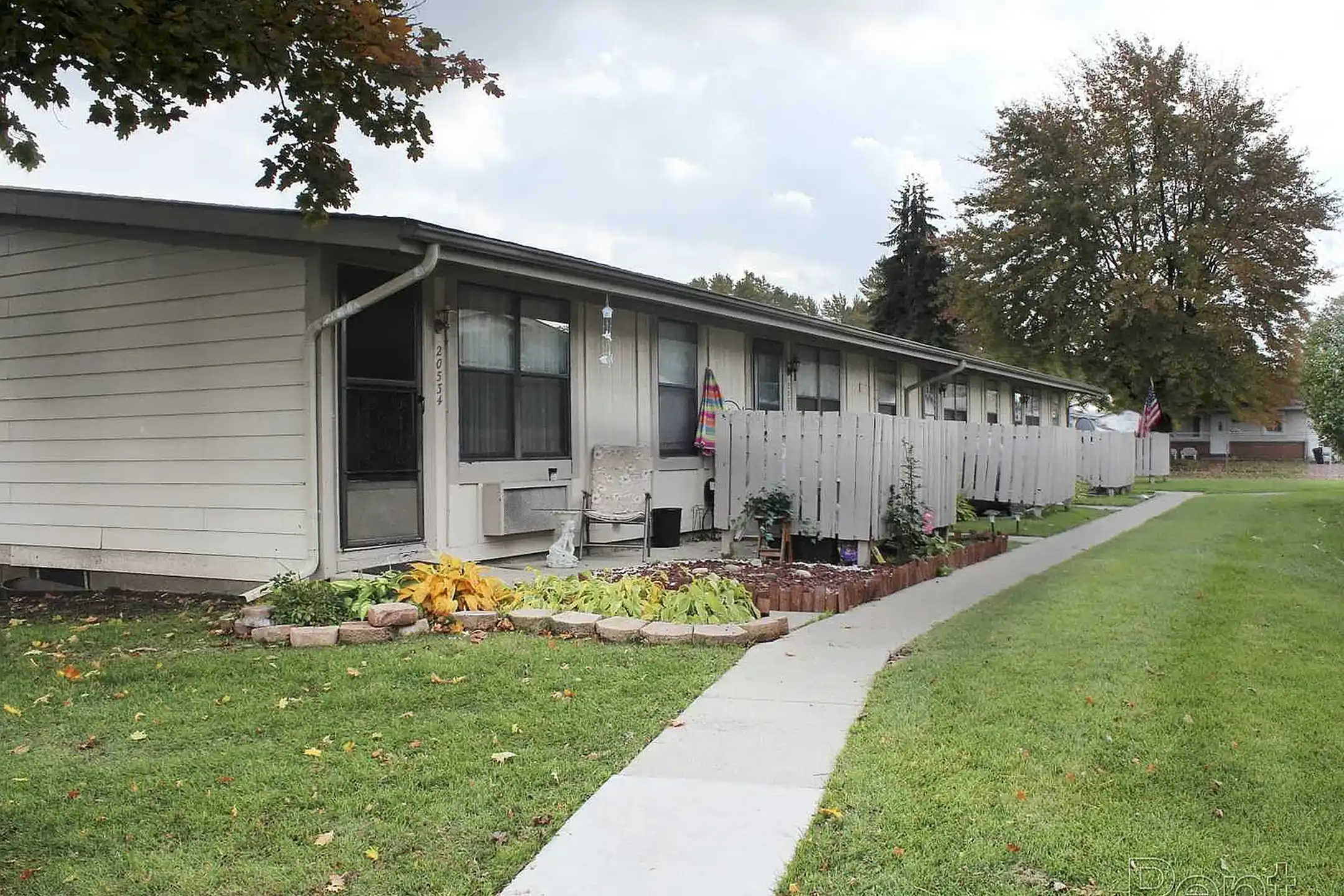 Heathmoore Apartments - Clinton Township, MI 48035 | ApartmentGuide.com