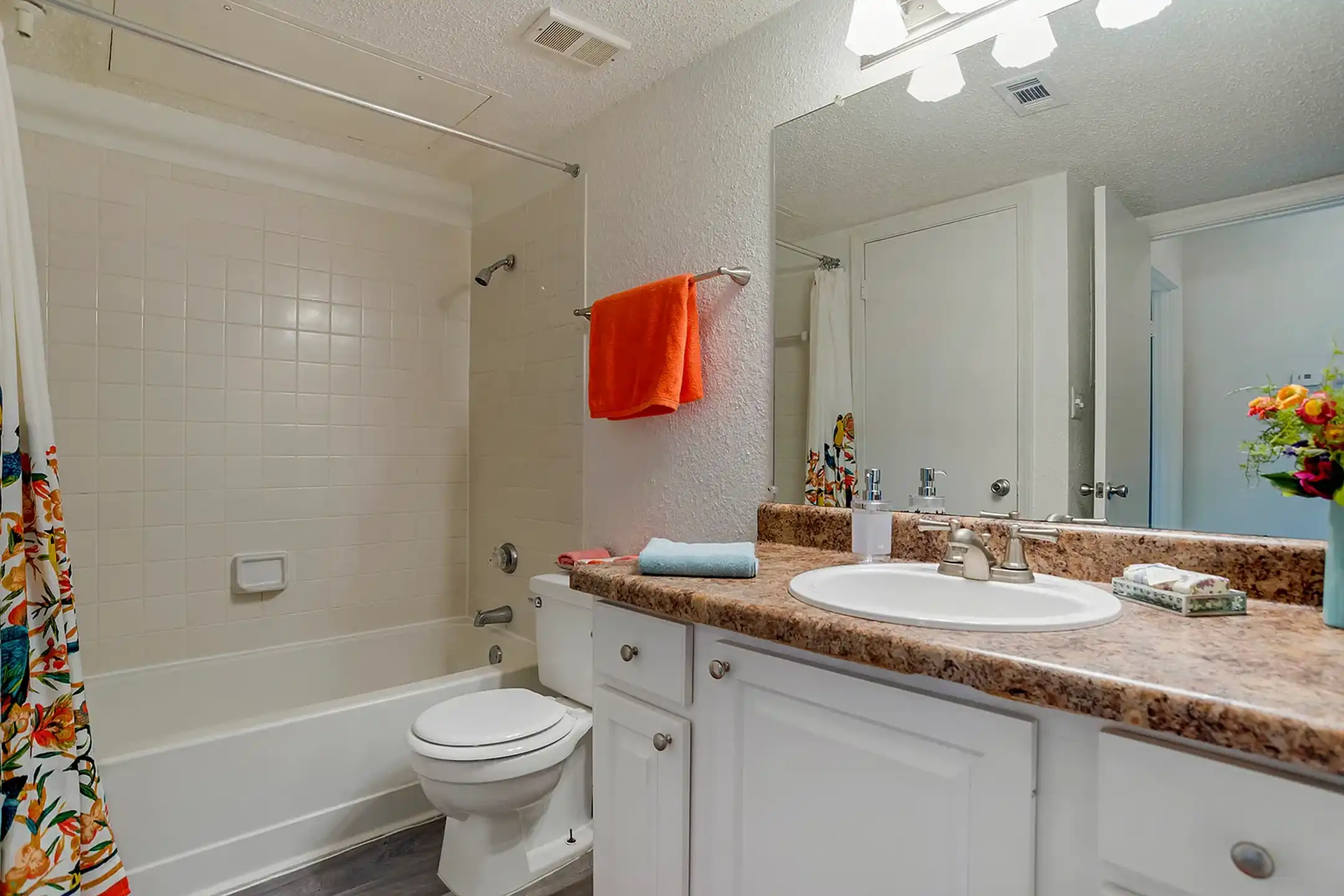 Reflection Pointe - Flowood, MS 39232 | ApartmentGuide.com