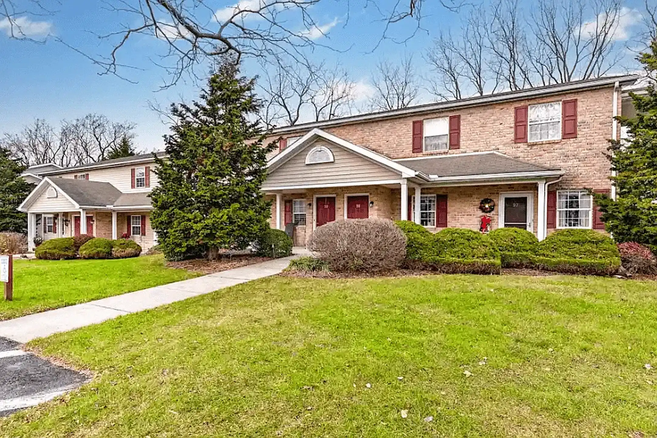 Oak Meadows - Sinking Spring, PA 19608 | ApartmentGuide.com