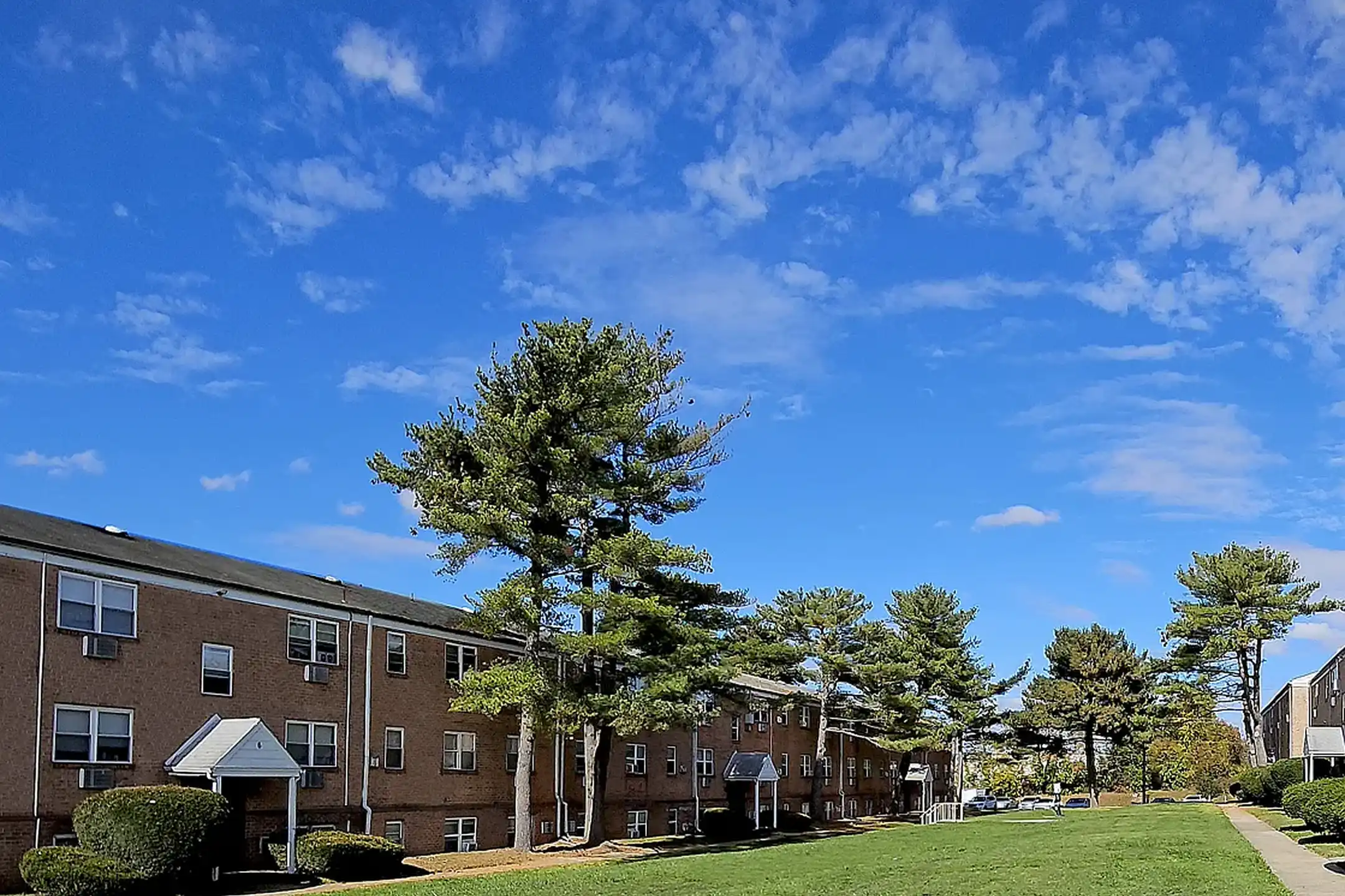 Colonial Village Apartments - New Castle, DE 19720 | ApartmentGuide.com